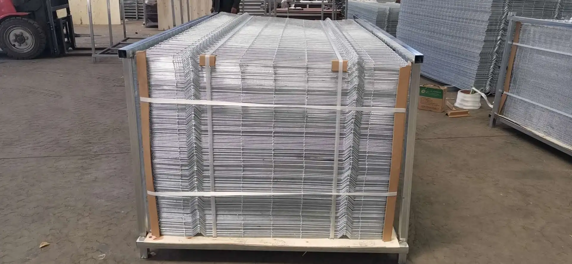 Pvc Coated 50x200mm High Quality 3d Bending Curved Welded Wire Mesh Farm Garden Fence Panel ...