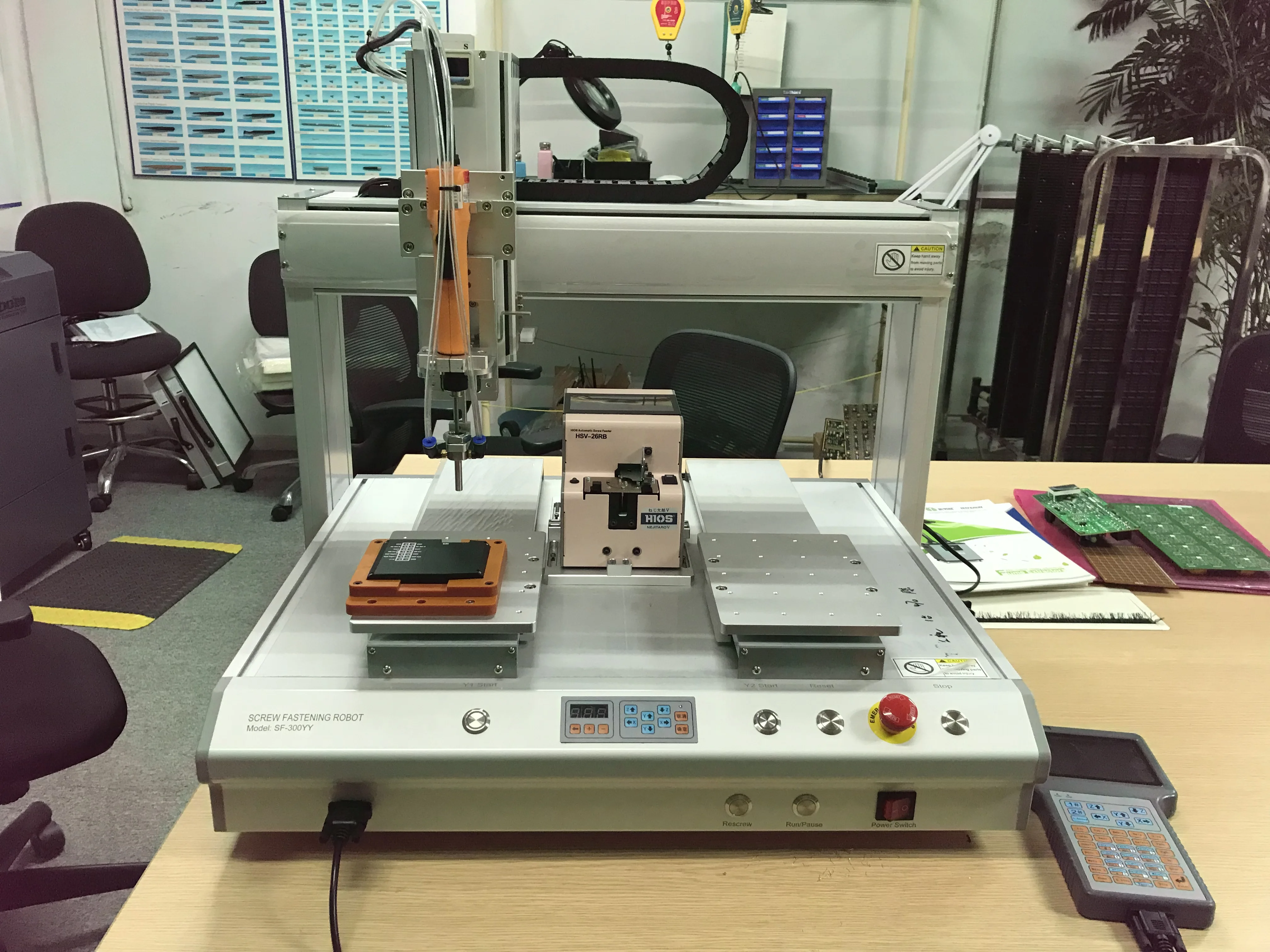 Robotic Screw Fastening - Efficient Desktop Solutions