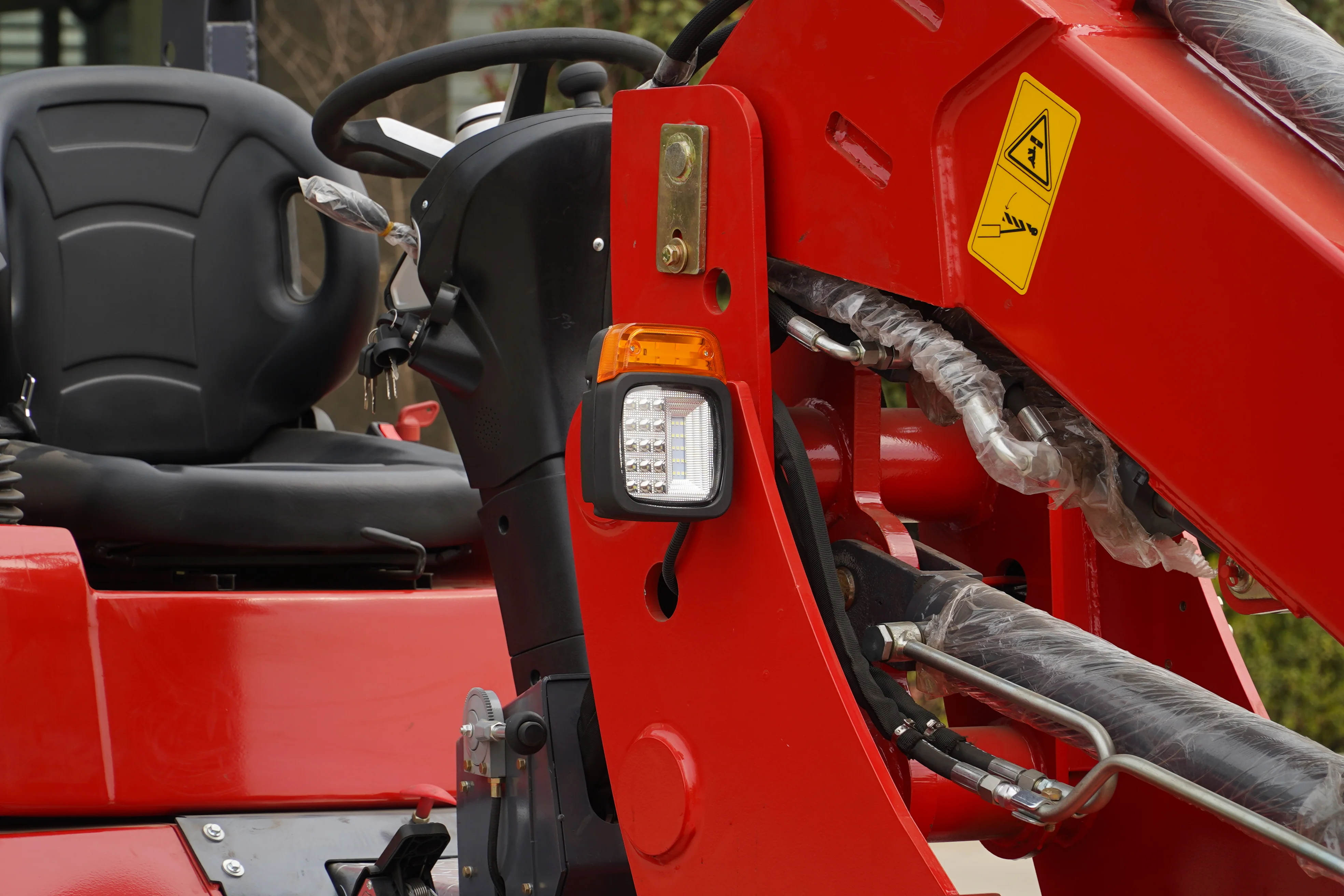 Electric Mini Loader - High Load Moment Earth-Moving Machinery