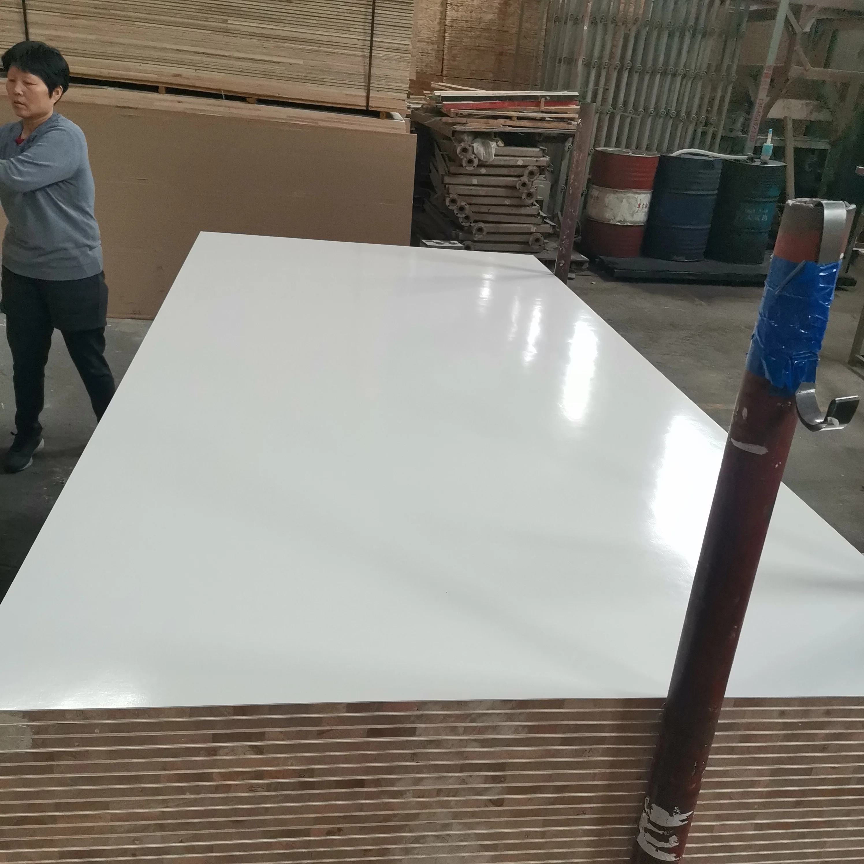 18mm White Laminated Wood Boards for Furniture & Cabinets