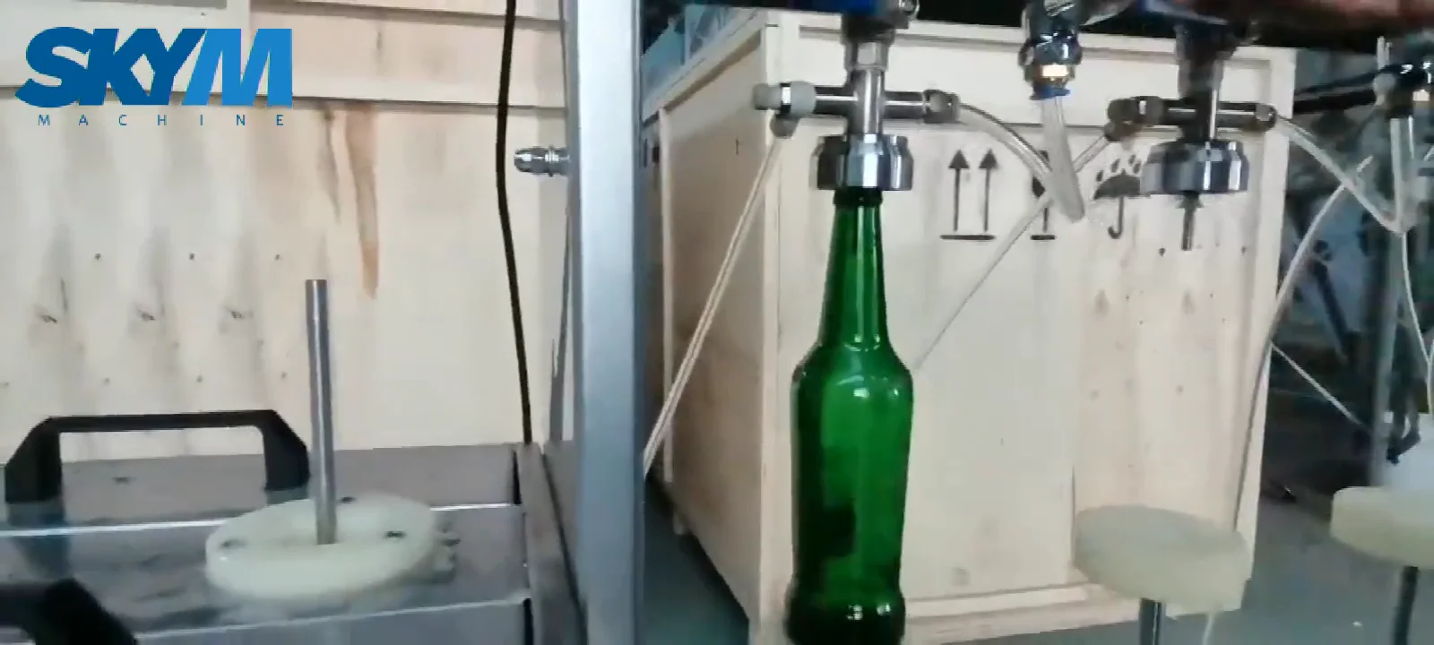 Skym Small Automatic Glass Bottle Brandy Rum Beverage Making Bottling ...