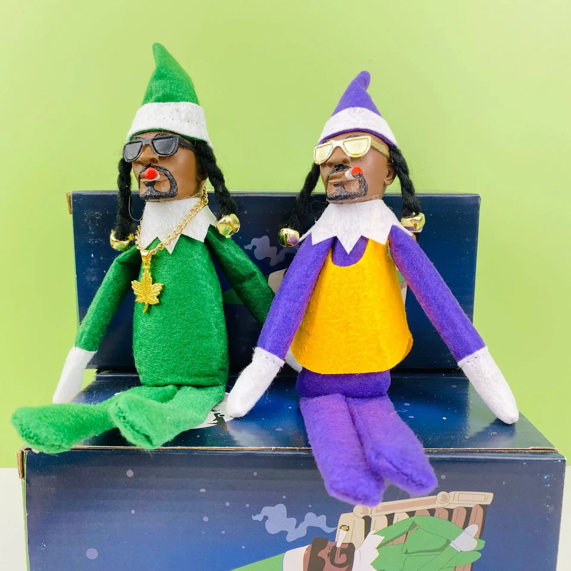 Snoop On A Stoop Novelty Bend Elf Doll Funny Gifts Spy On A Bent Snoop ...