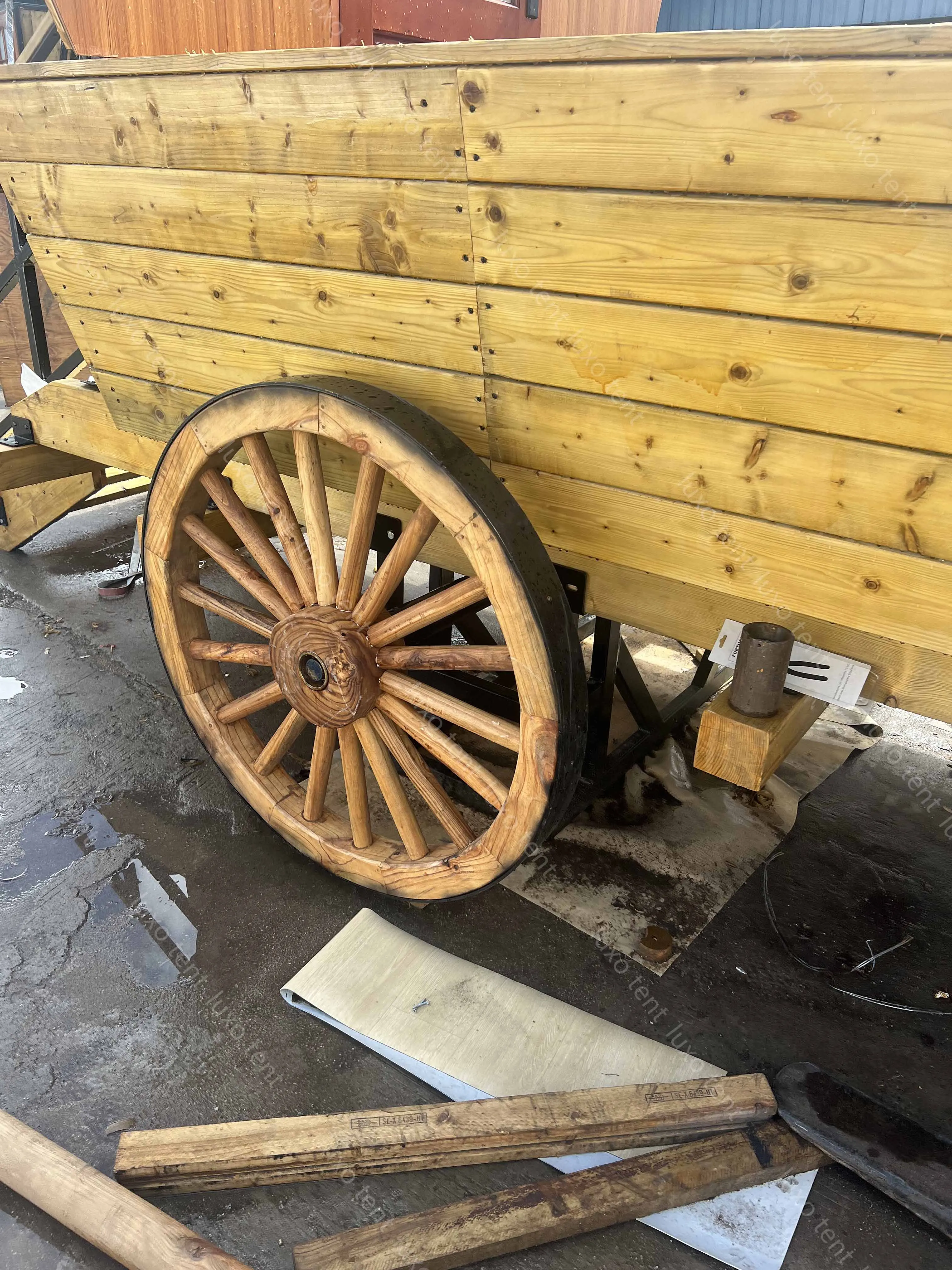 Custom Glamping Prefab Movable Unique Carriage Wagon Tent