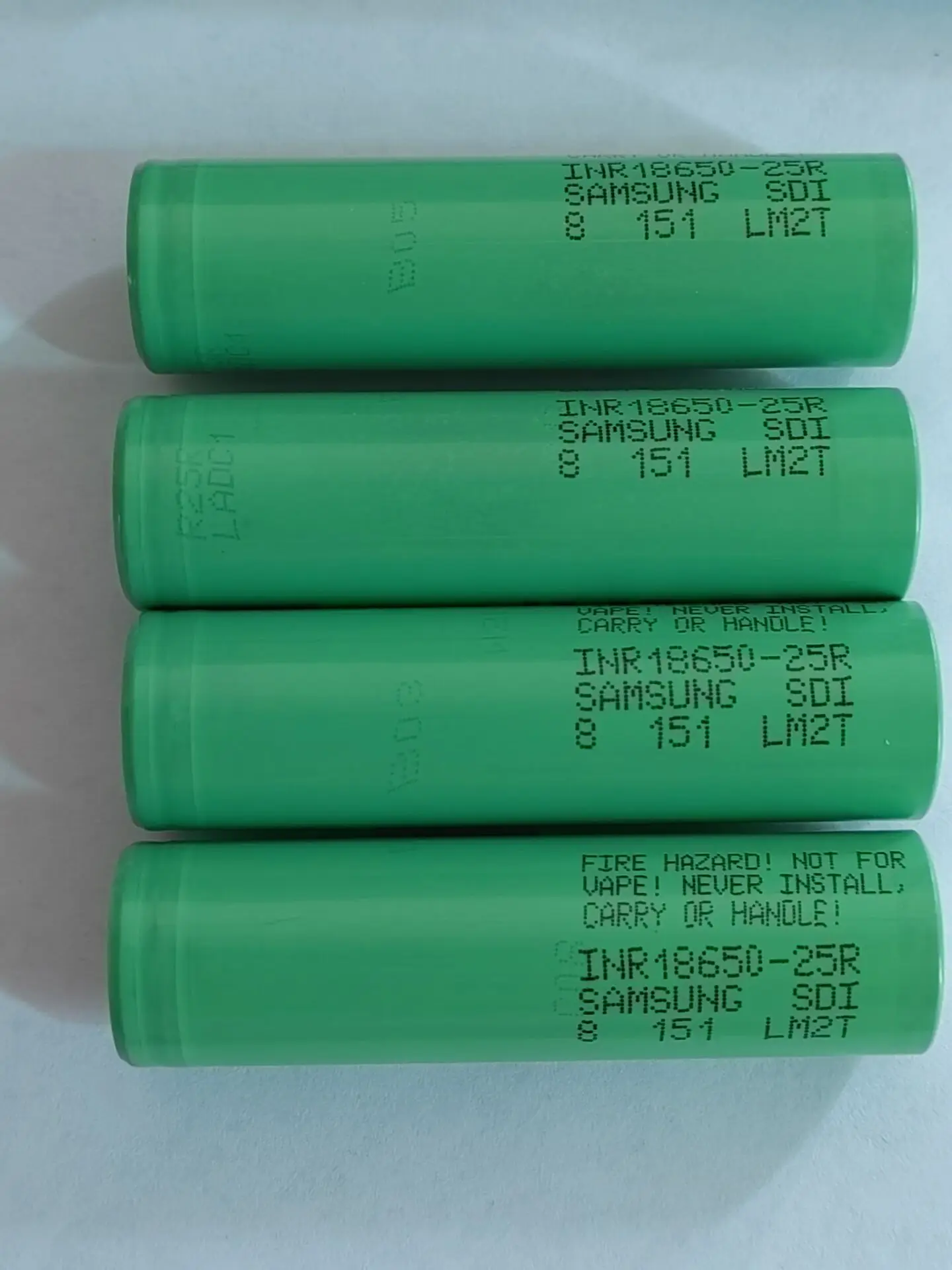 18650 Inr18650-25r Inr18650 25r 25rm 3.7v 2500mah 20a 8c High Drain ...