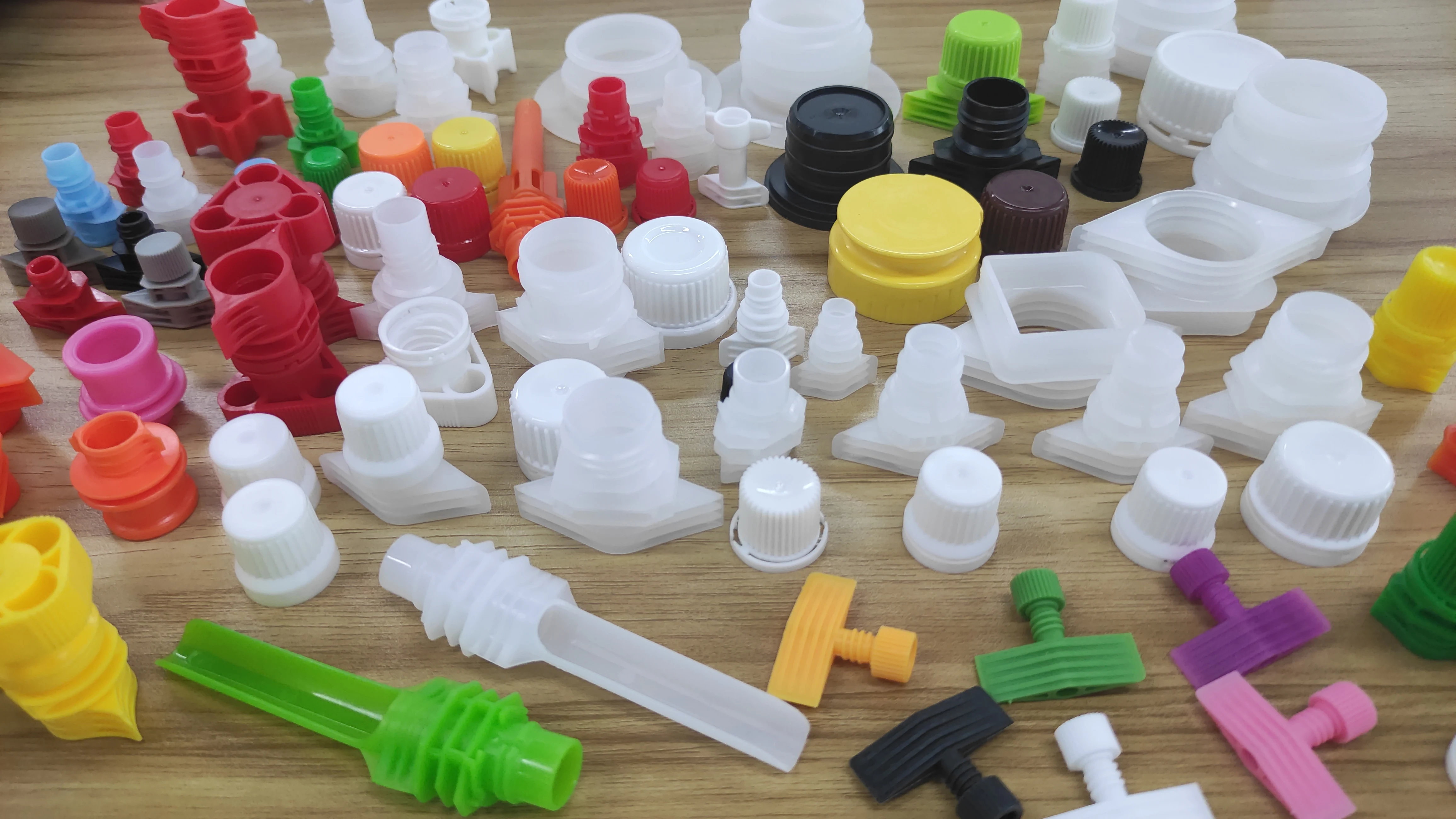 8.6mm Long Plastic Spout With Cap For Jelly Doypack - Buy 8.6mm Plastic ...