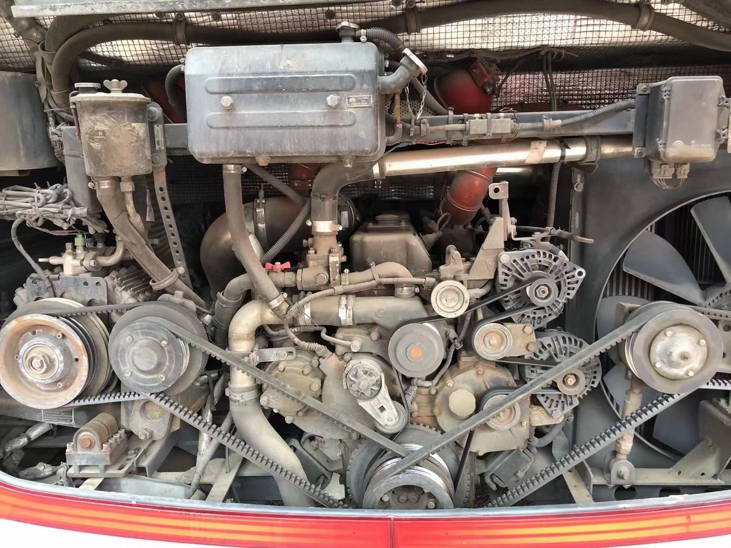 Used Yutong Electric Bus Zk6888 Diesel 39 Seats Hino Coach For Sale ...