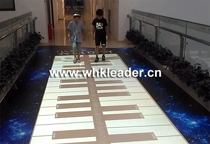 Holographic Piano - Interactive Projection Music Games