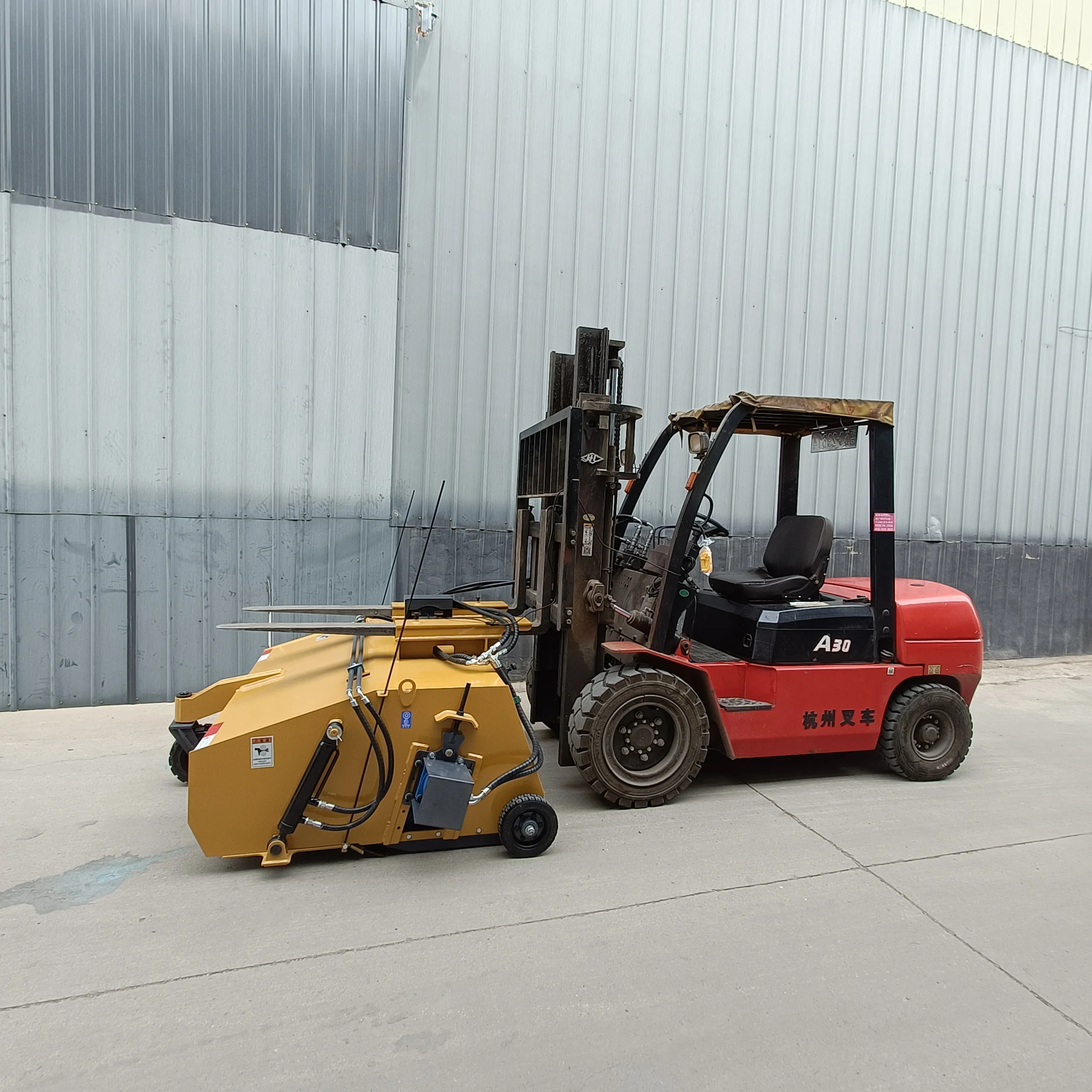 Street Sweeper Forklift Mounted Road Sweeper with Bucket