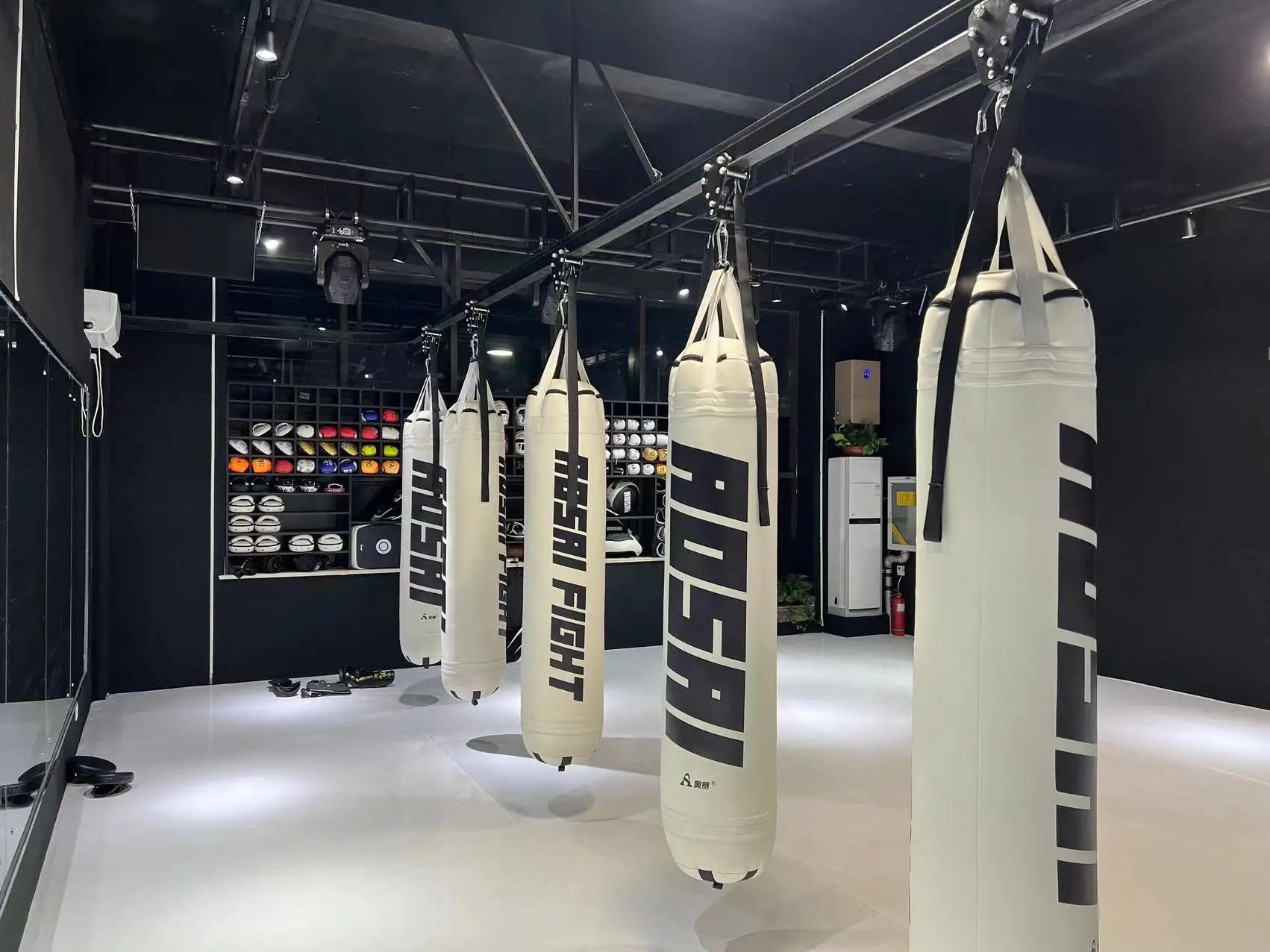 AIDONG Boxing Heavy Bag Rack Rail System Fitness I Beam Rolling Mount ...