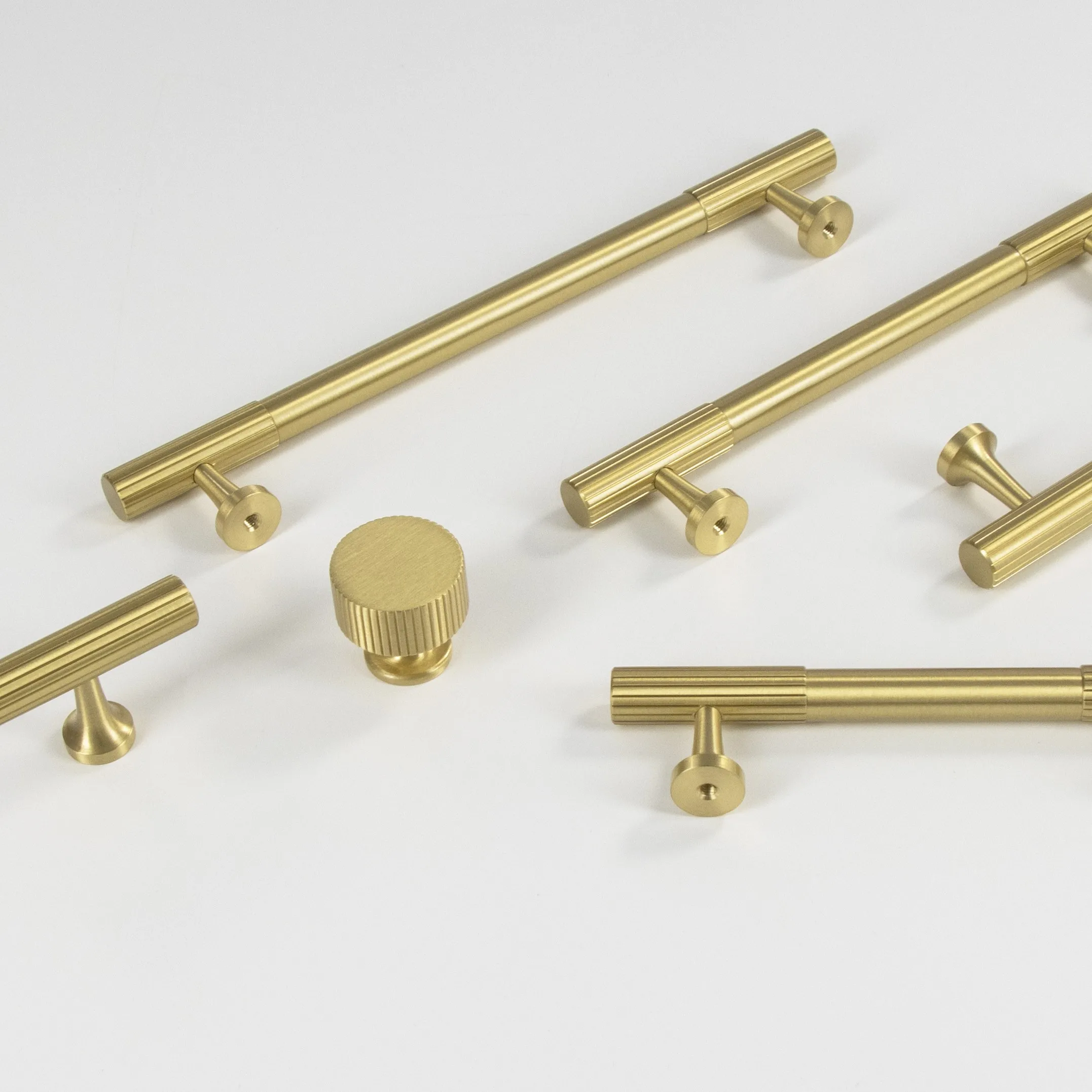 Qiansi HK0134 Luxury Furniture Brass T-bar Drawer Pulls and Knobs for ...