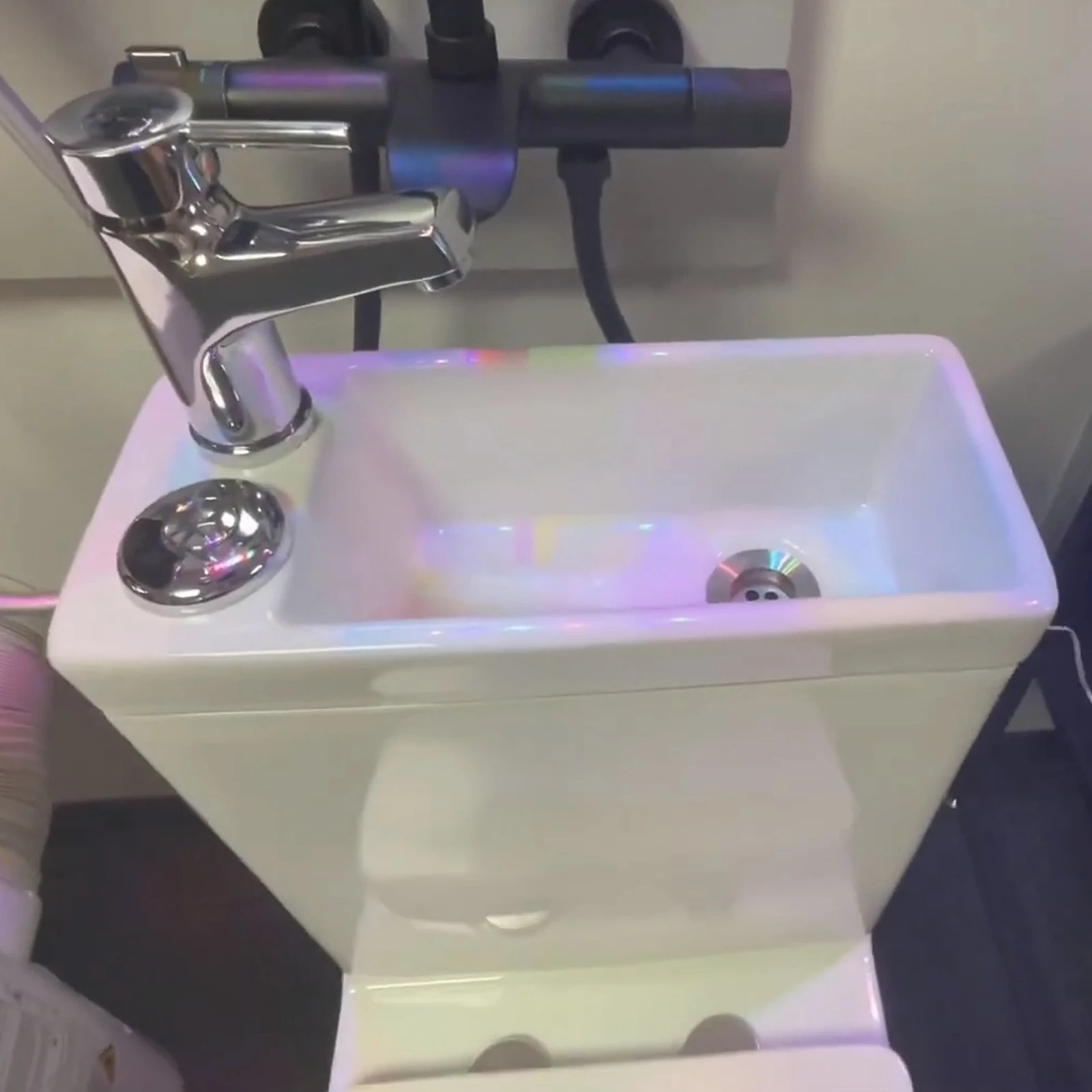 Portable Toilet Tap Into Wc Hand Bidet In Toilet Water Closet Basin In ...