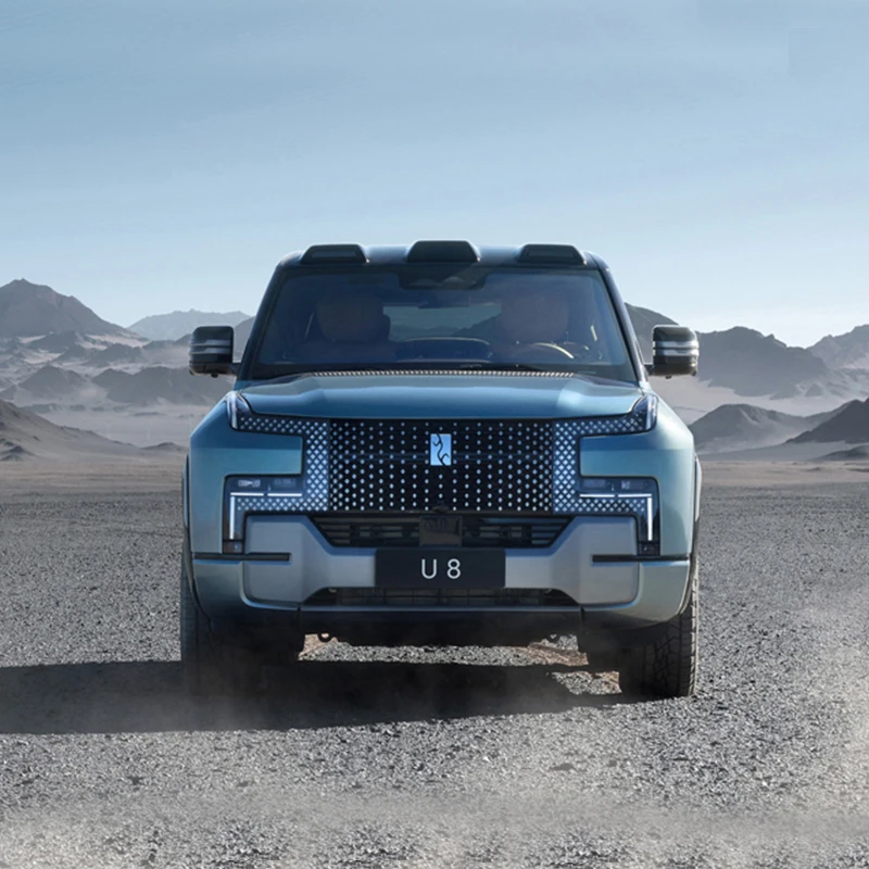 BYD Yangwang U8 - Luxury off-Road Vehicle with 1197hp