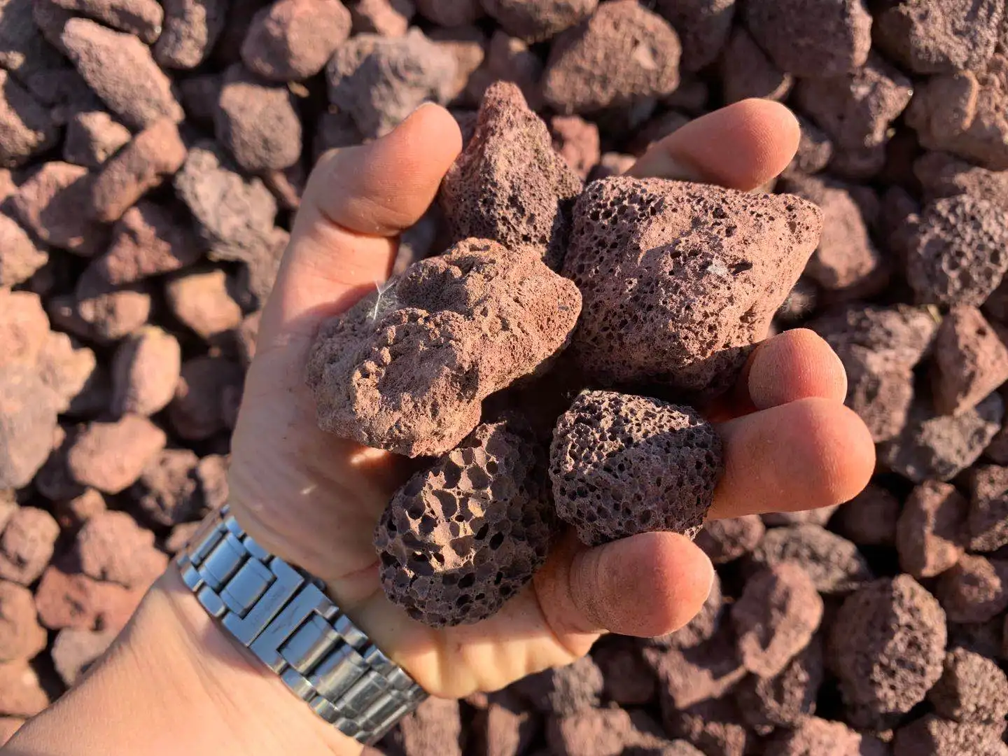 Red Volcanic Rock For Landscaping Decorative Lava Scoria Stone For ...