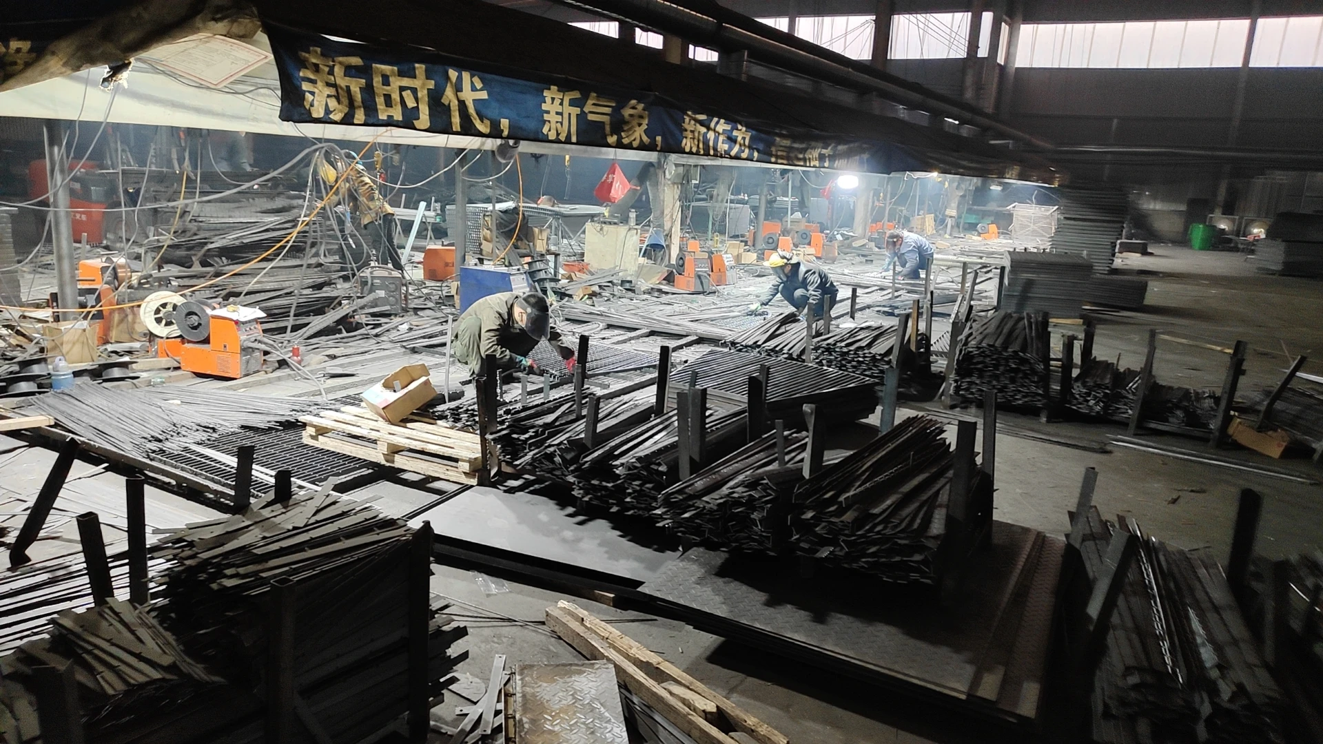 Heavy Duty Steel Floor Trap Grating Catwalk Raised Steel Grid Floor ...