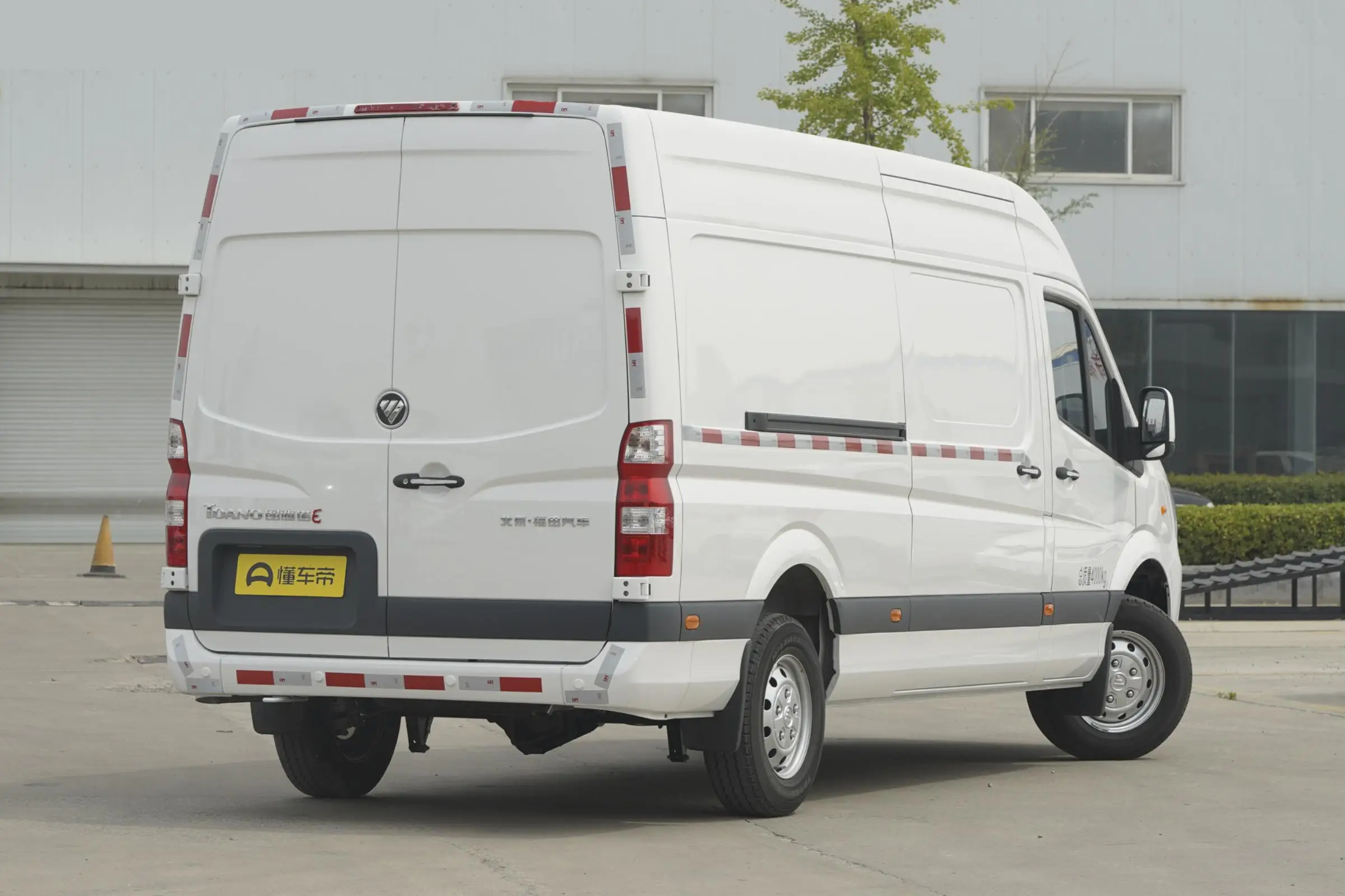 TOANO Foton Cargo Van 3 Seater - Euro II Emission Standard