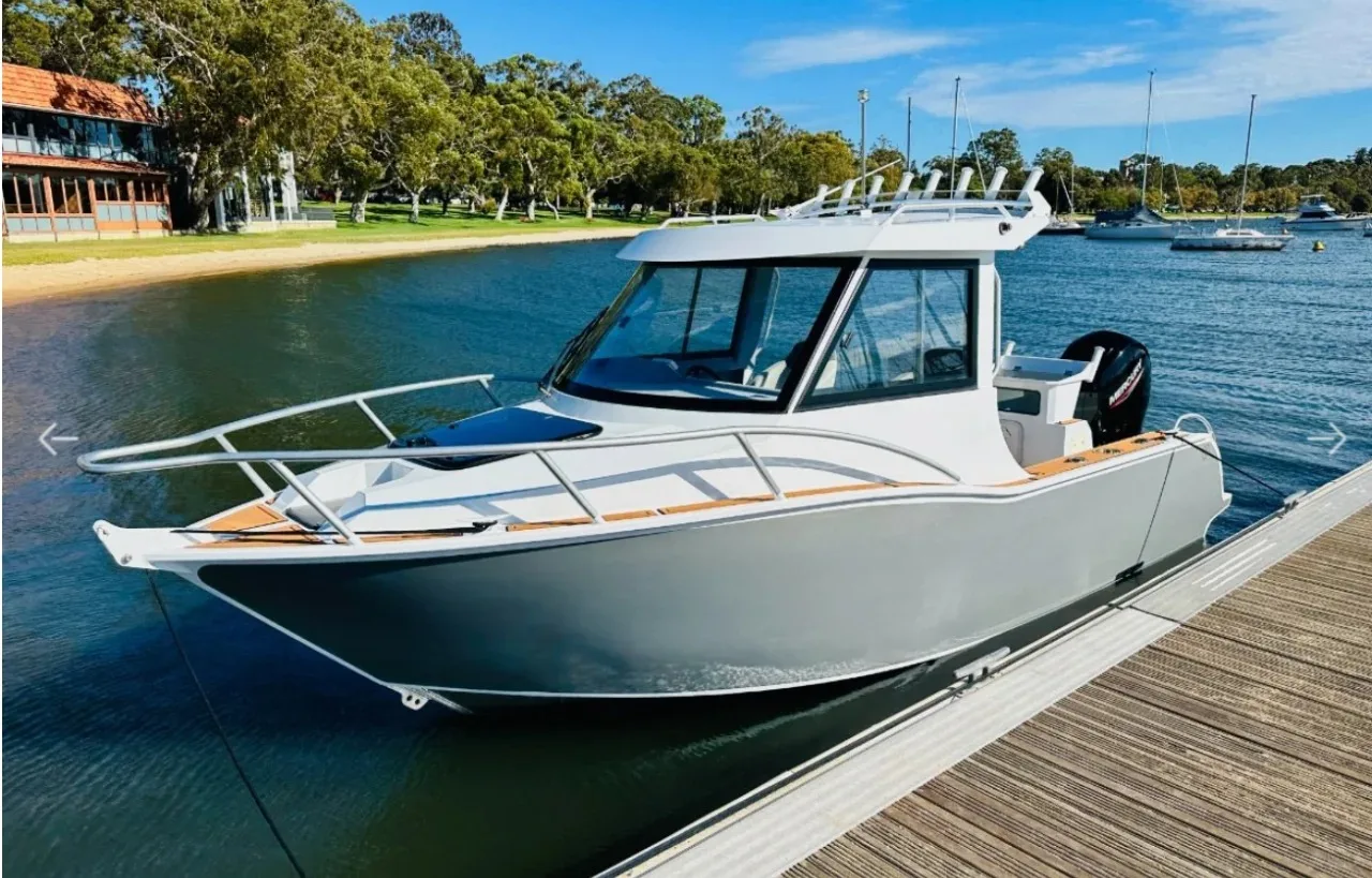 Luxury 20ft Yacht - Sea King Power V Hull Aluminum Boat