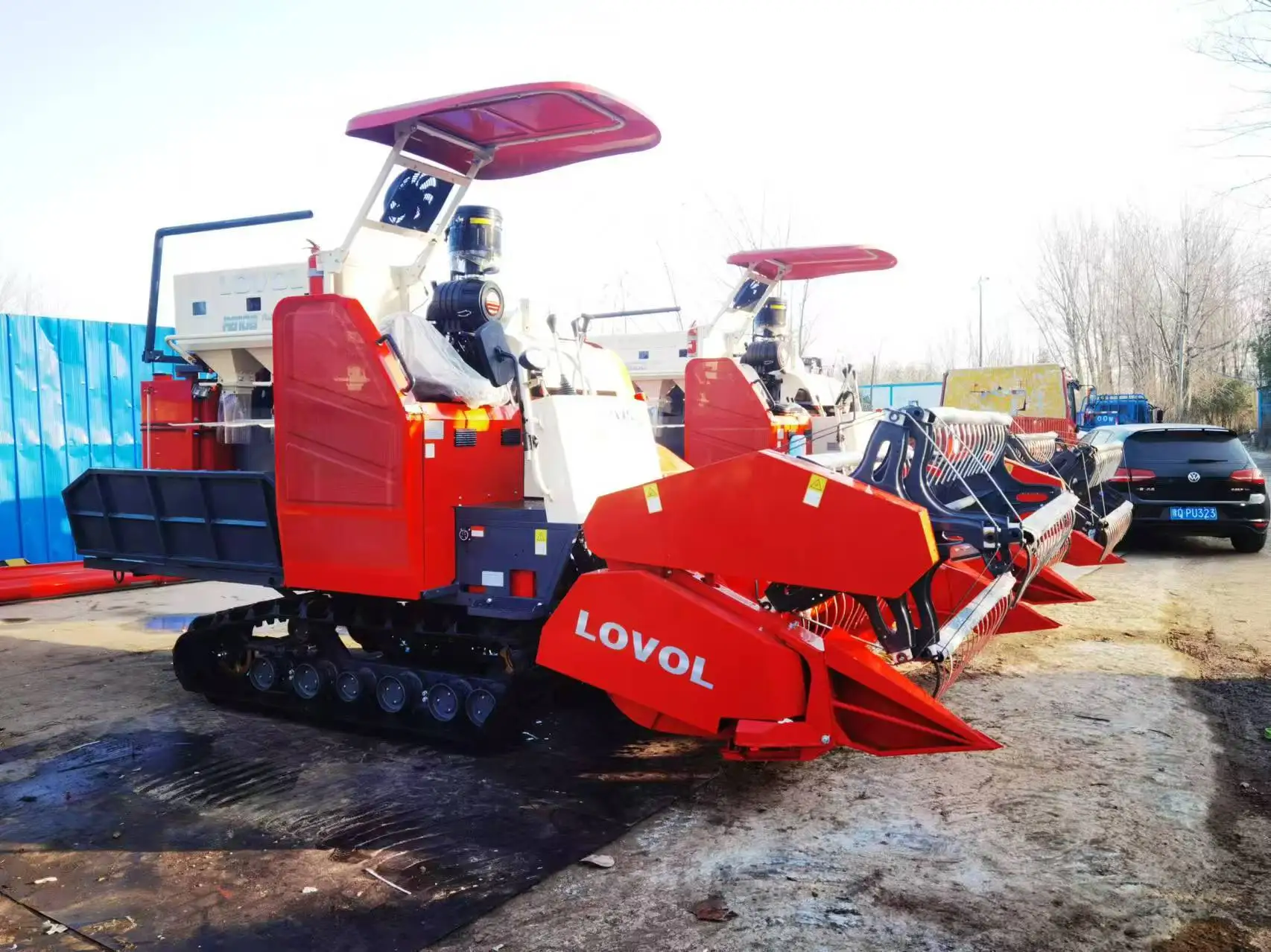LOVOL 100HP Agricultural Harvesting Machine - Combine Harvester