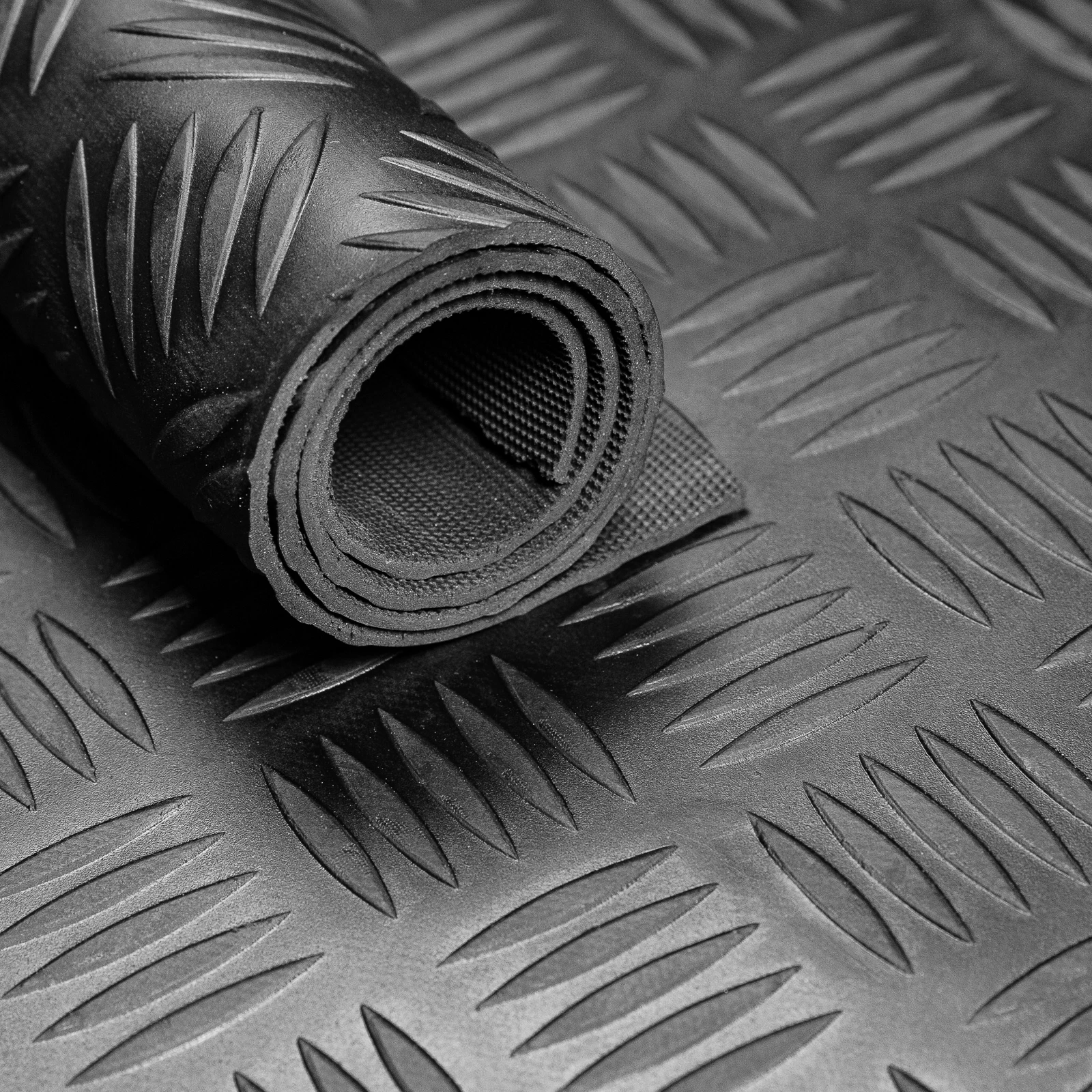 120 cm Wide Black EPDM Rubber Gym Flooring Mat with Hammer Finish ...