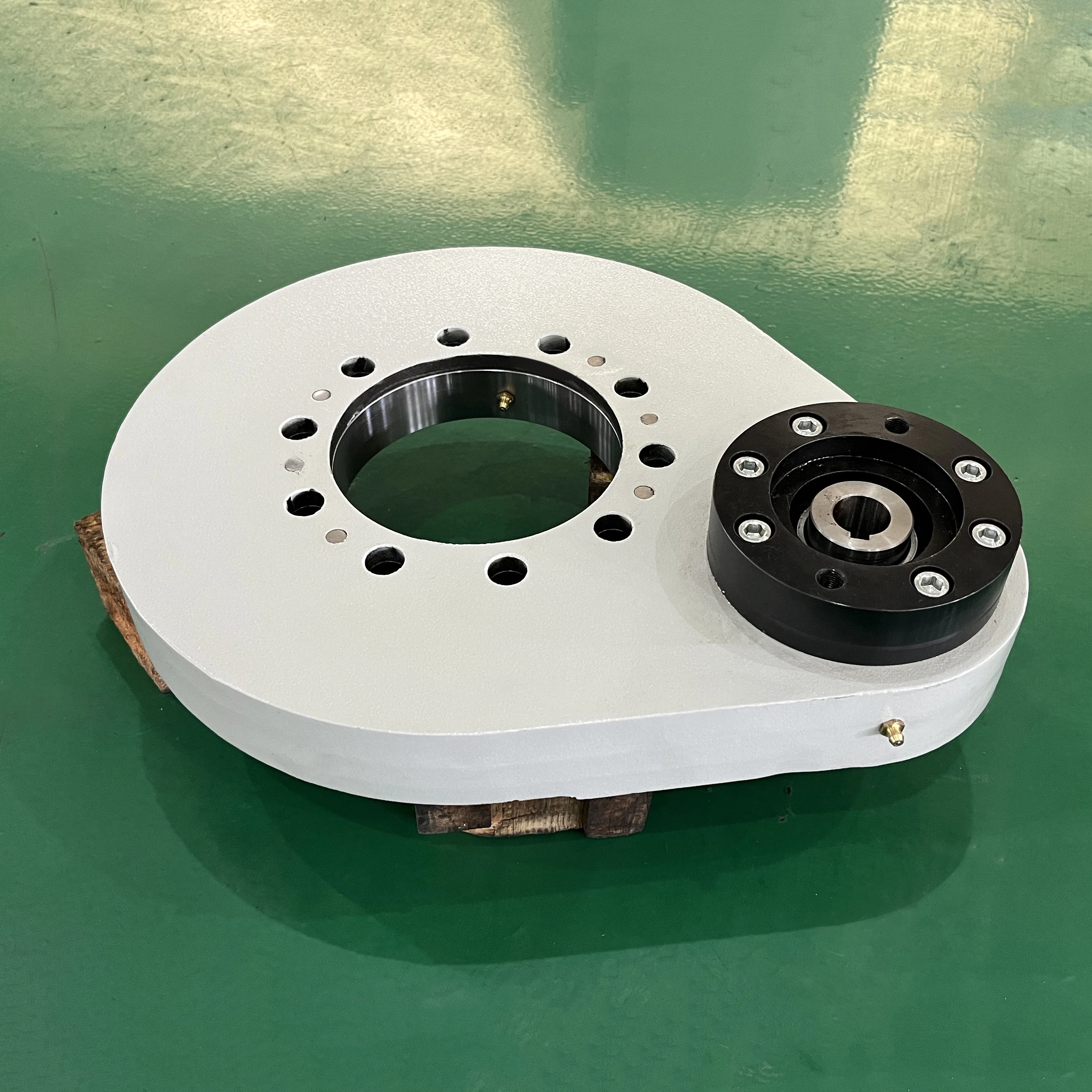 Enclosed Housing Slewing Drive Spur Gear Slew Drive High-Precision ...