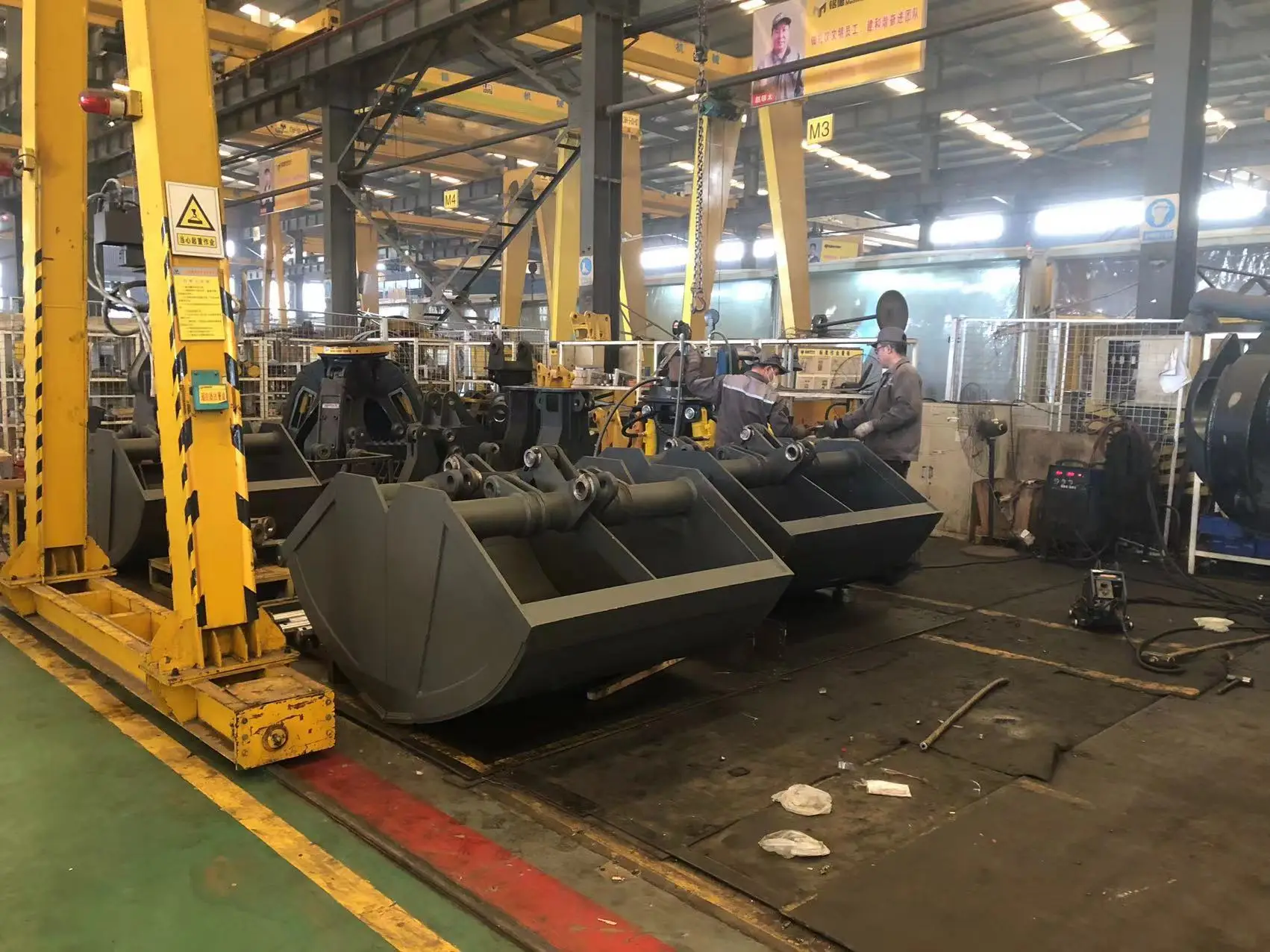 Monde Crane Clamp Shell Bucket - Durable Hydraulic Solutions