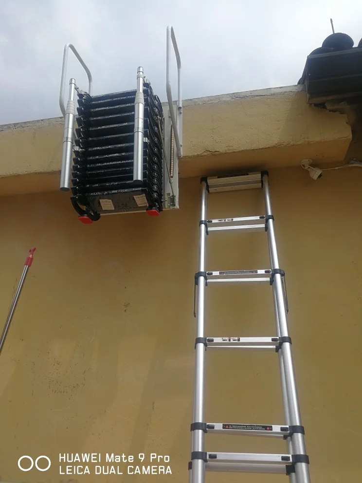Wall Mounted Roof Access Attic Step Ladder for Outdoor