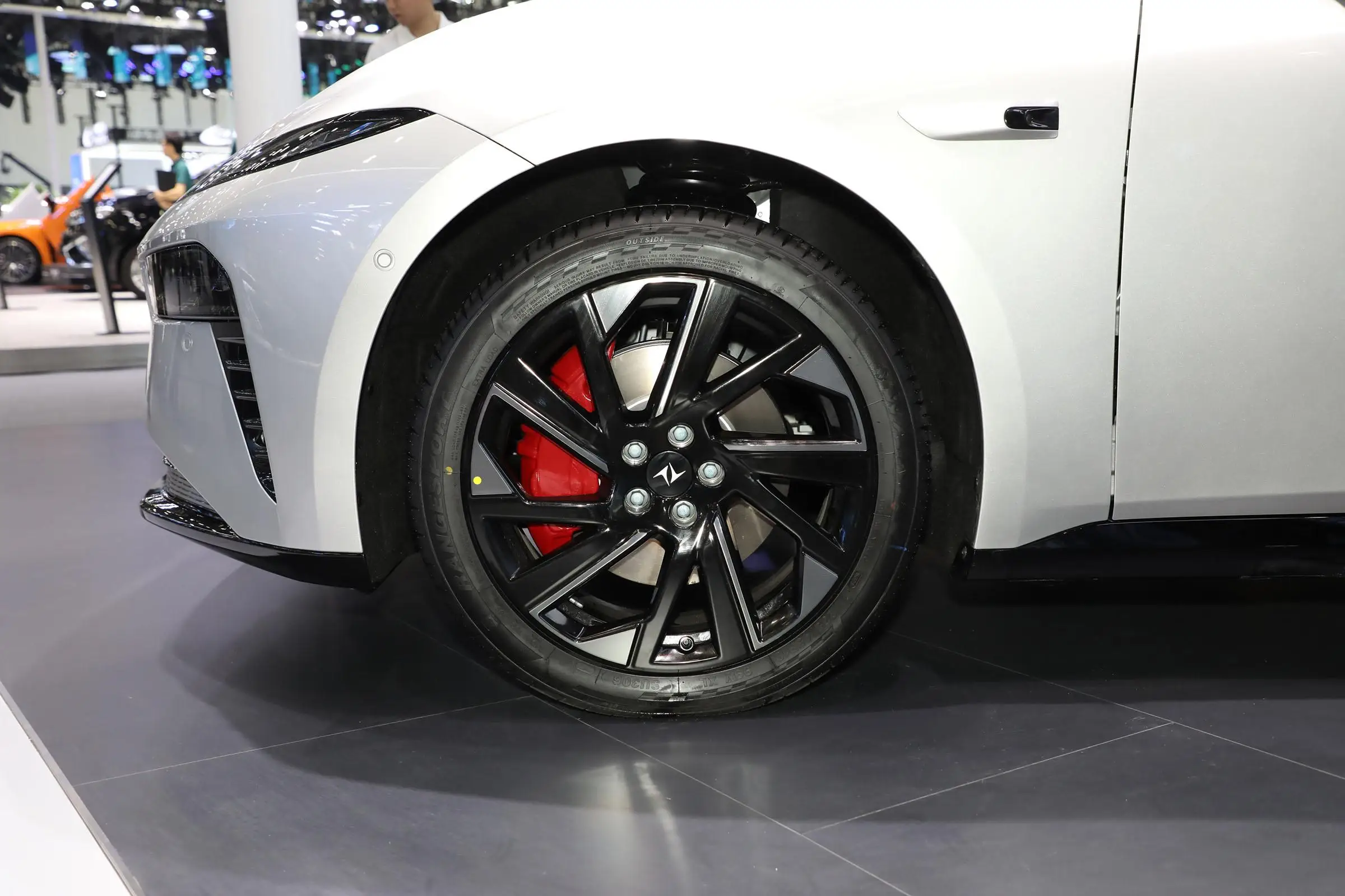 Dongfeng E 007 - High Speed Electric Sports Car