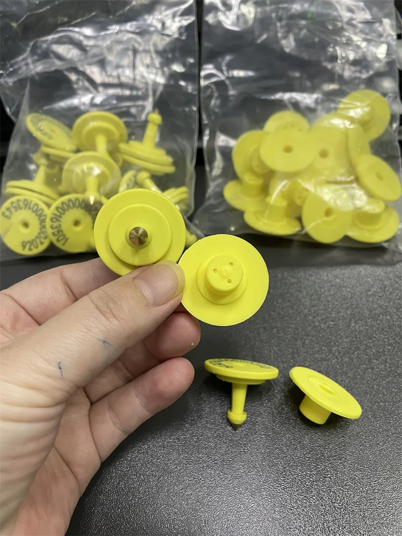 UHF ISO 18000-6C RFID Animal Ear Tags for Cattle & Sheep