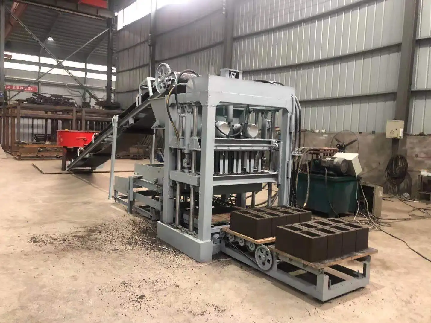 Hydraulic Pressure Automatic Cement Brick Making Machine 4-30 For South ...