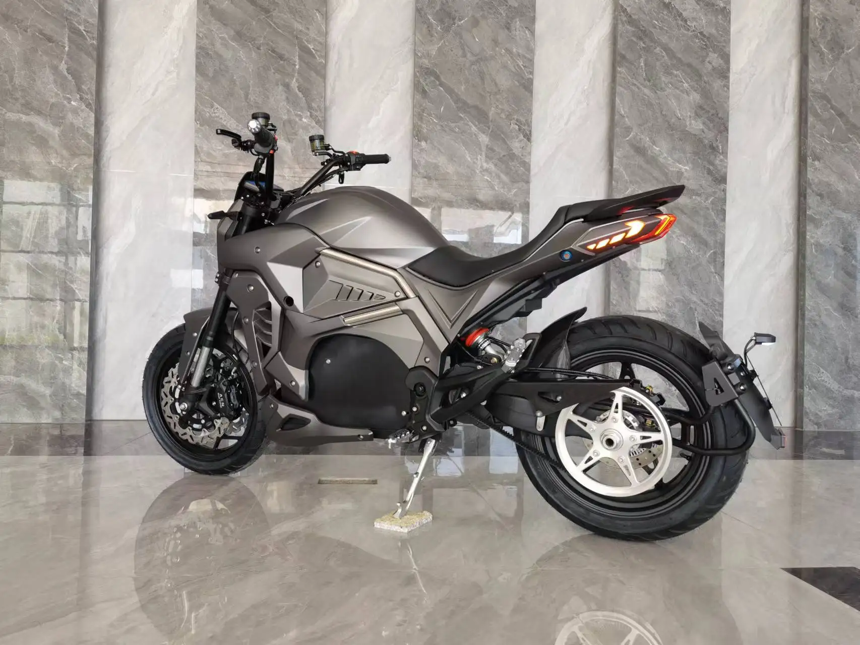 2022 Jose Factory New Desgin Rear Single Swing Arms Dival Model With ...