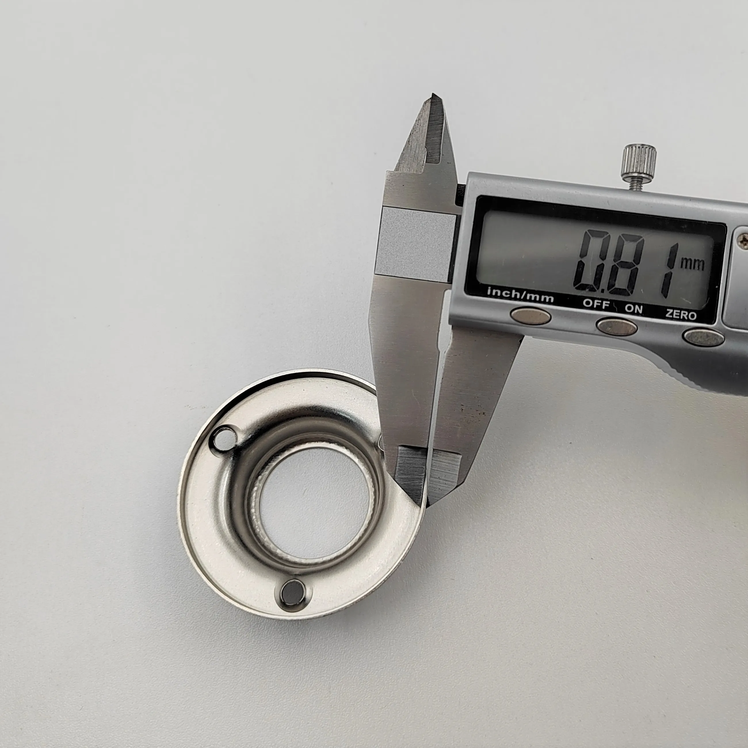 High-quality 19mm Round Type Wardrobe Pipe Flange Wardrobe Hanger Clamp ...