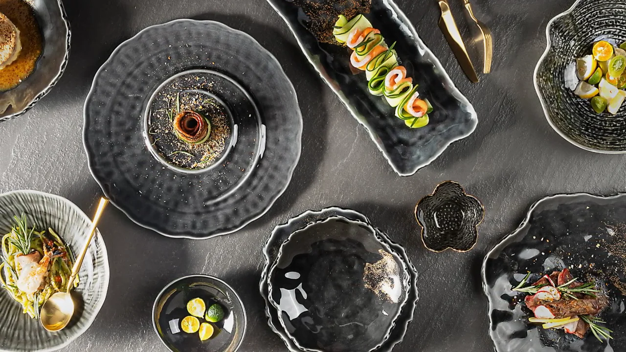 Dark Grey With Gold Dots Porcelana Plato For Turf Club Slanted Crockery ...