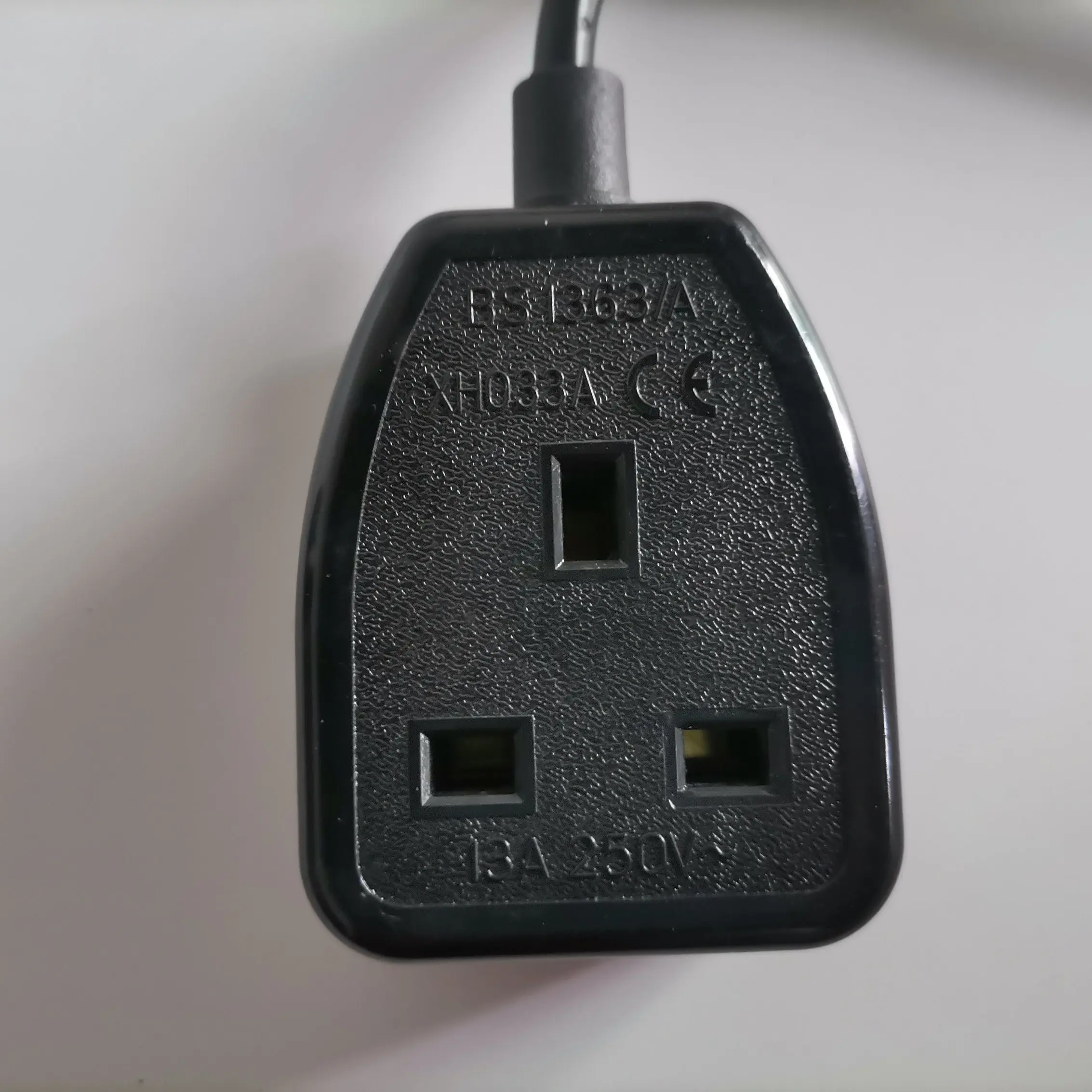 250v 13a Iec C14 Male Plug To Uk Bs1363 Female Socket Power Adapter ...