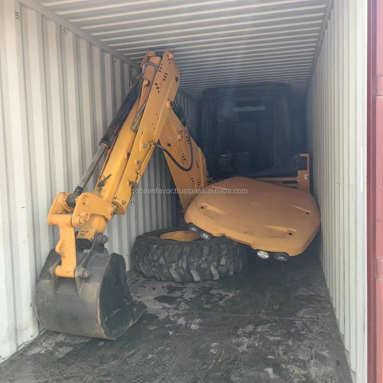 JCB 3CX Backhoe Loader - Durable, Efficient, and Versatile