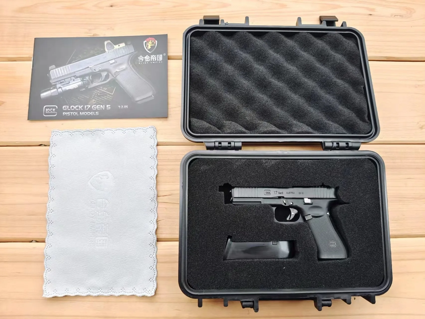 Eject Toy New 1:2.05 Glock Toy Glock G17 Model Alloy Keychain Gift ...