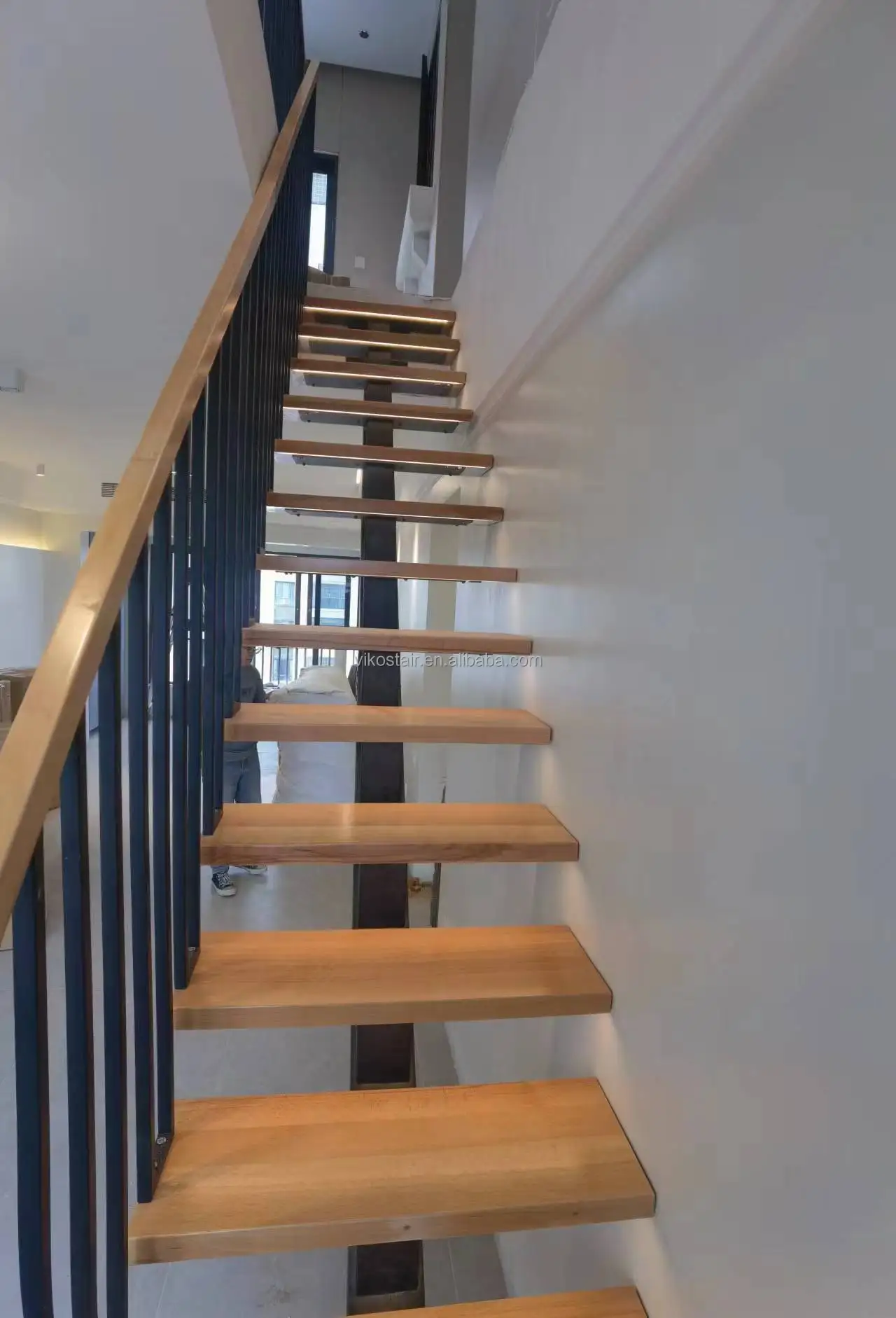 VIKO Single Stinger Modern LED Wooden Stairs Iron Railing