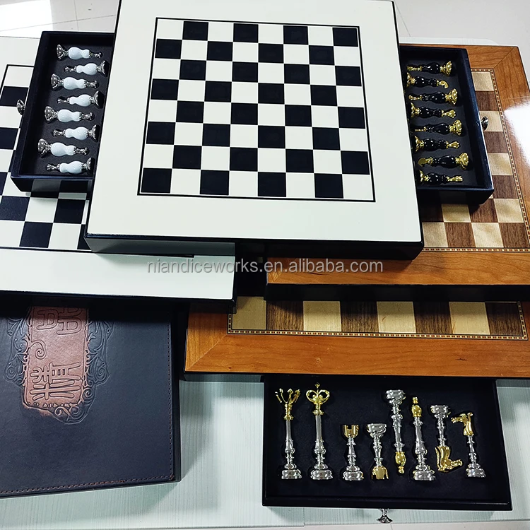 Luxury Chess Set - Foldable Chessboard with Metal Pieces