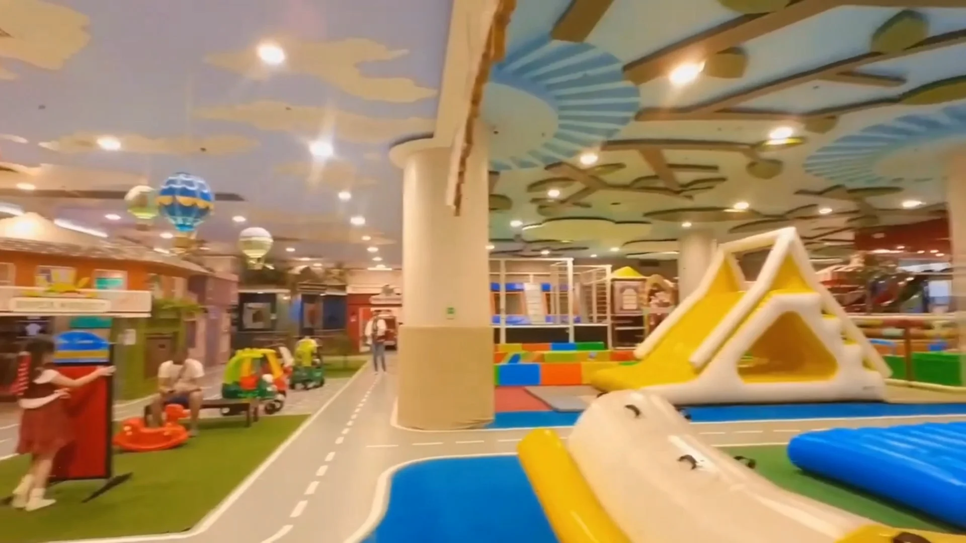 Parque Infantil Tematico De Interior Parque Infantil De Aventura De ...