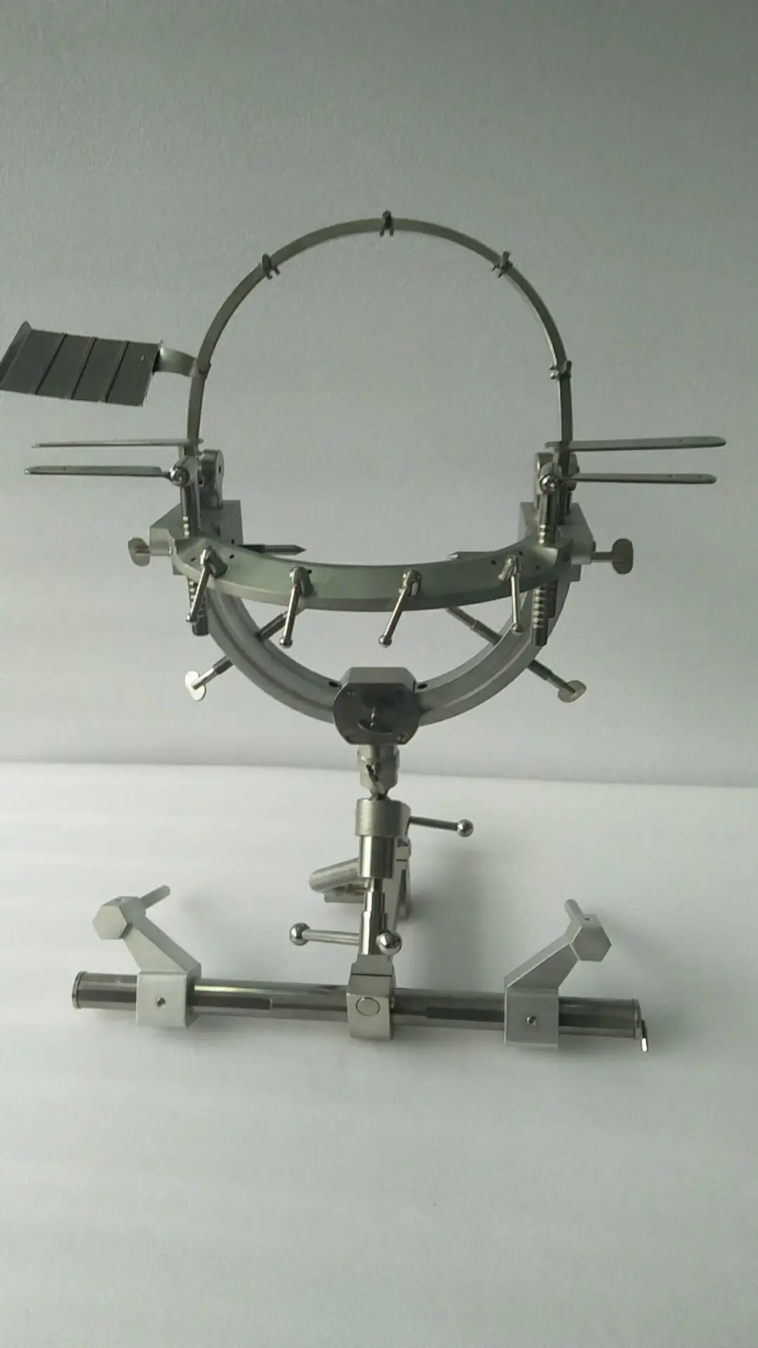 Hospital Halo Brain Retractor System for Surgical Operating Table Skull ...