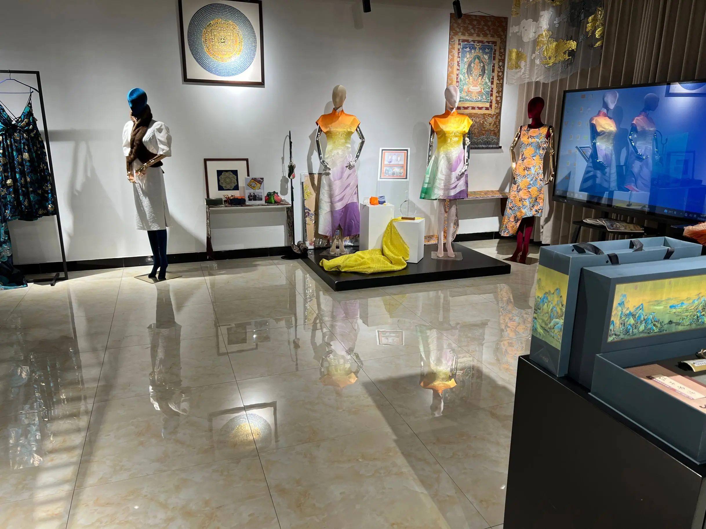 High Quality Wholesale Pink Little Daisy Pattern Silk Dress Fabric For ...