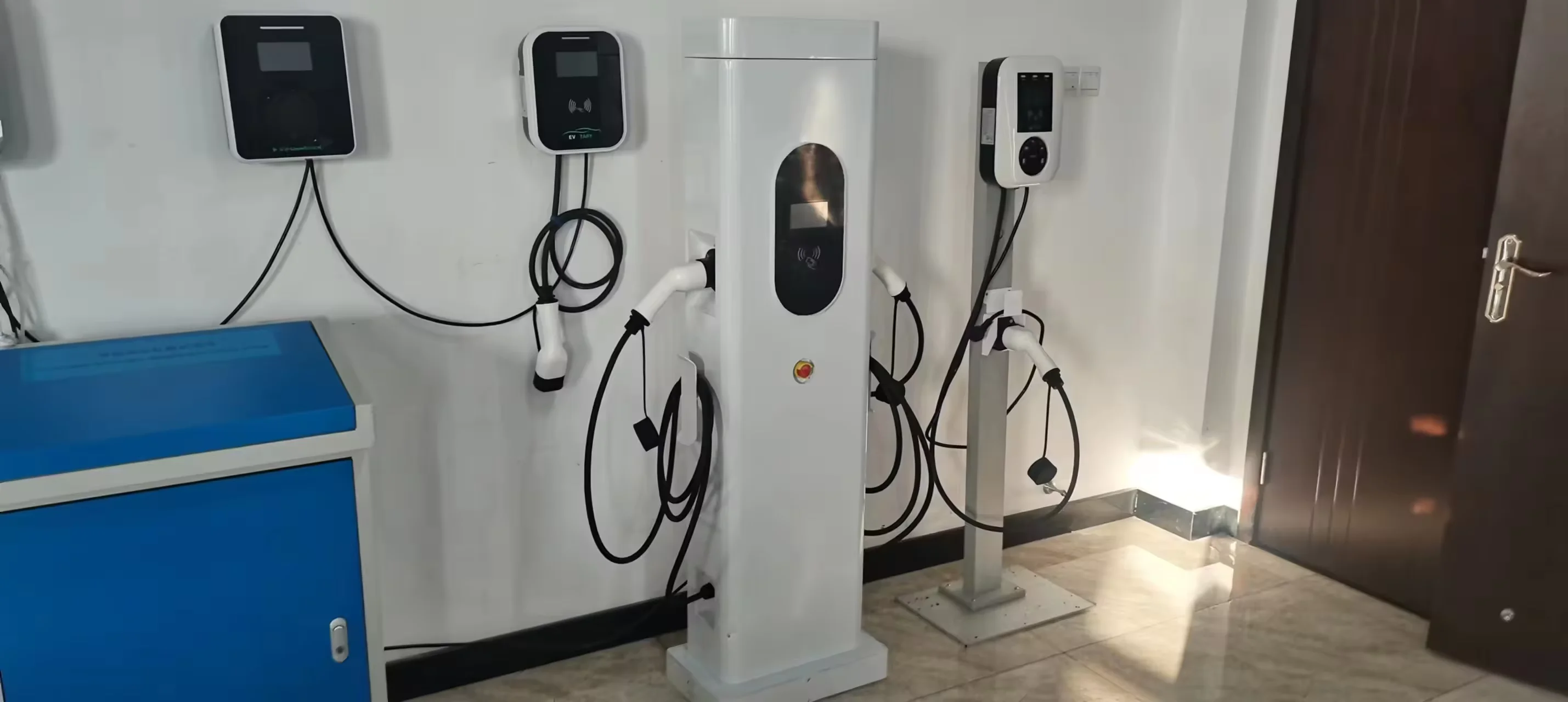 Tary Double Gun Floor-mounted Ac Ev Charging Station Gbt Type 1 Type 2 16a 32a 14kw 22kw 44kw ...