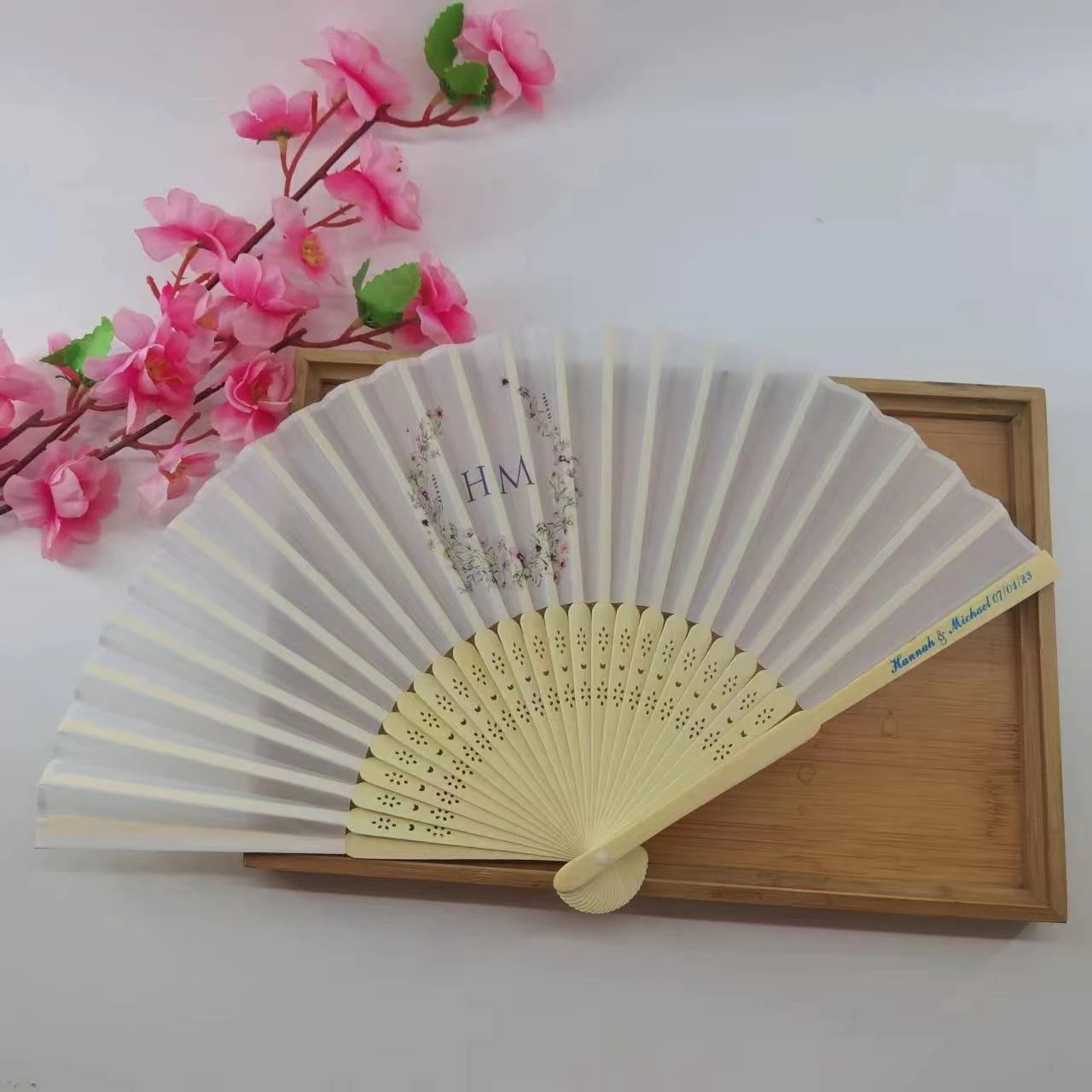 Diy Engraved White Folding Elegant Silk Hand Fan With Gift Bag Wedding ...