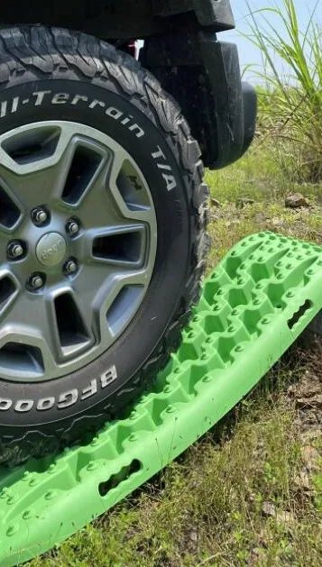 Heavy Duty Recovery Tracks Car Accessories 4x4 Off Road Snow Recovery ...