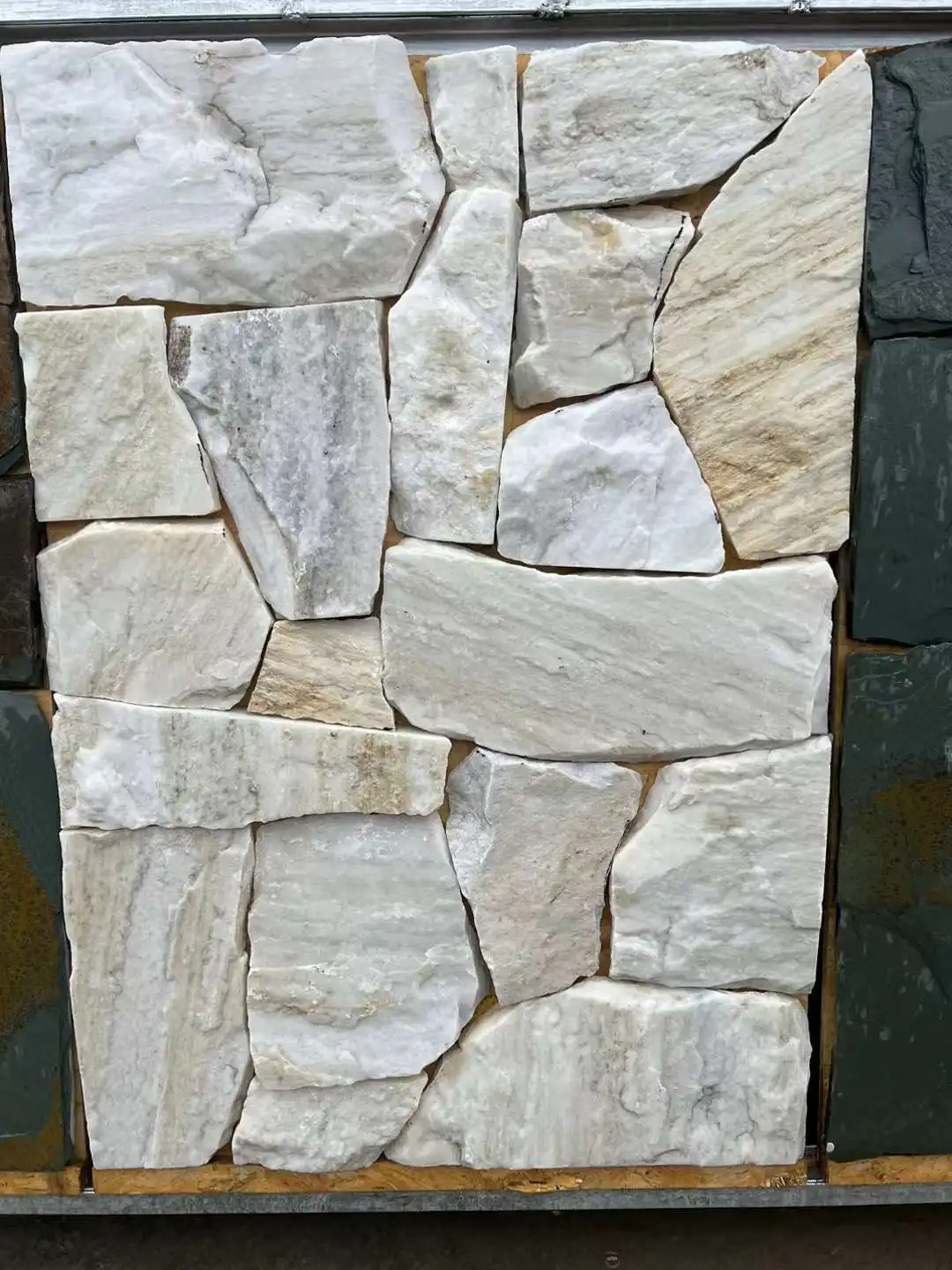 Limestone Travertine Quartzite - Durable and Stylish Flooring