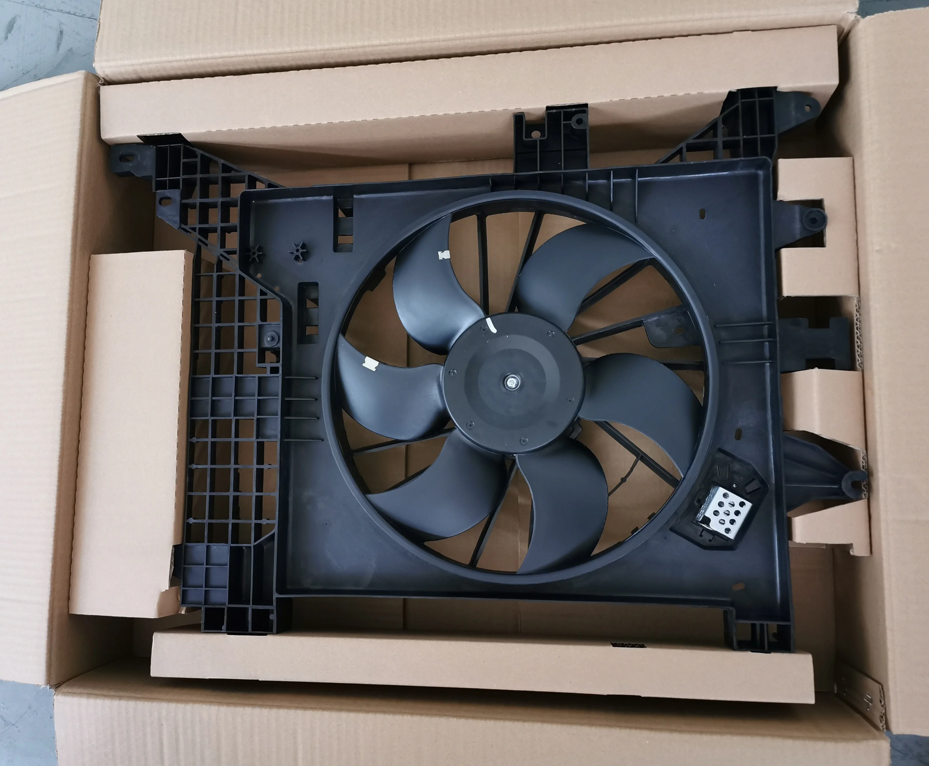 8200880555 Radiator Fan Motor For Renault Dacia Duster Off-road Car ...