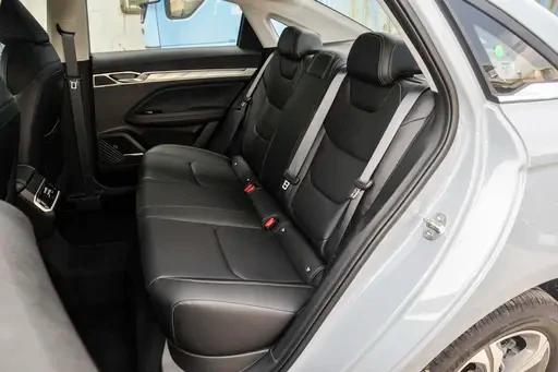 Geely Emgrand L Hip 2024 1.5td-dht Pro Champion Edition 100km Geely ...