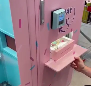 Popular Cakes Vending Machine - Cupcakes and Cookies for Sale