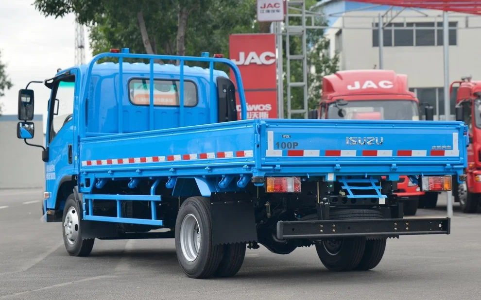 ISUZU Light Cargo Truck - 120hp, Euro VI, 4x2 Column Plate