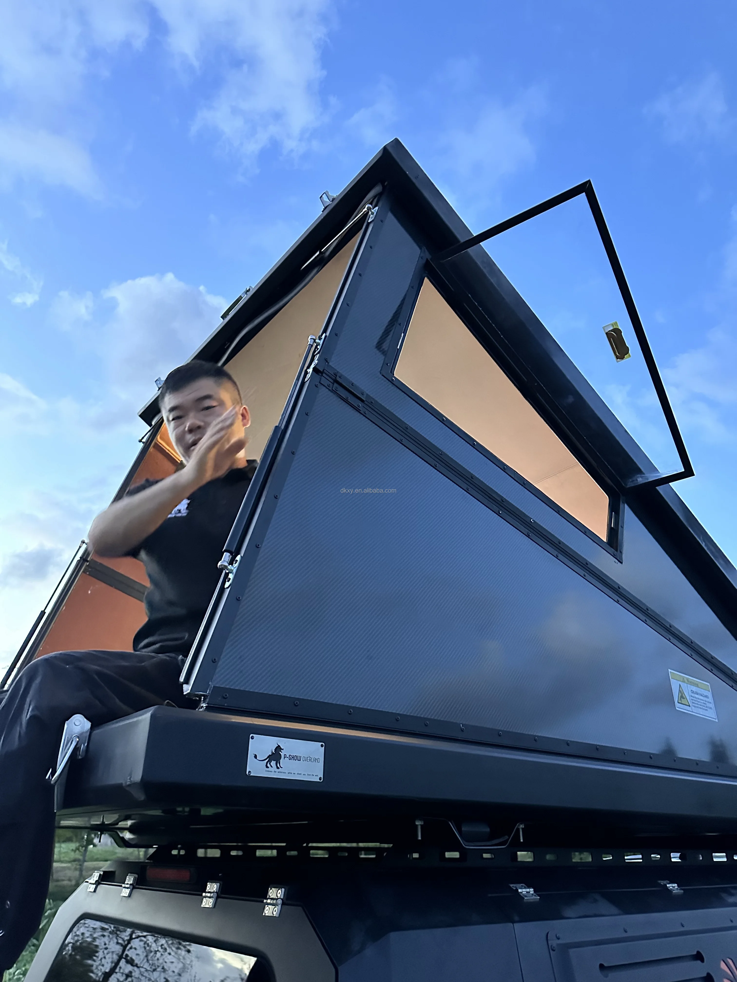P SHOW Clamshell Carbon Fiber Rigid Panel Rooftop Dewelling Camper for ...