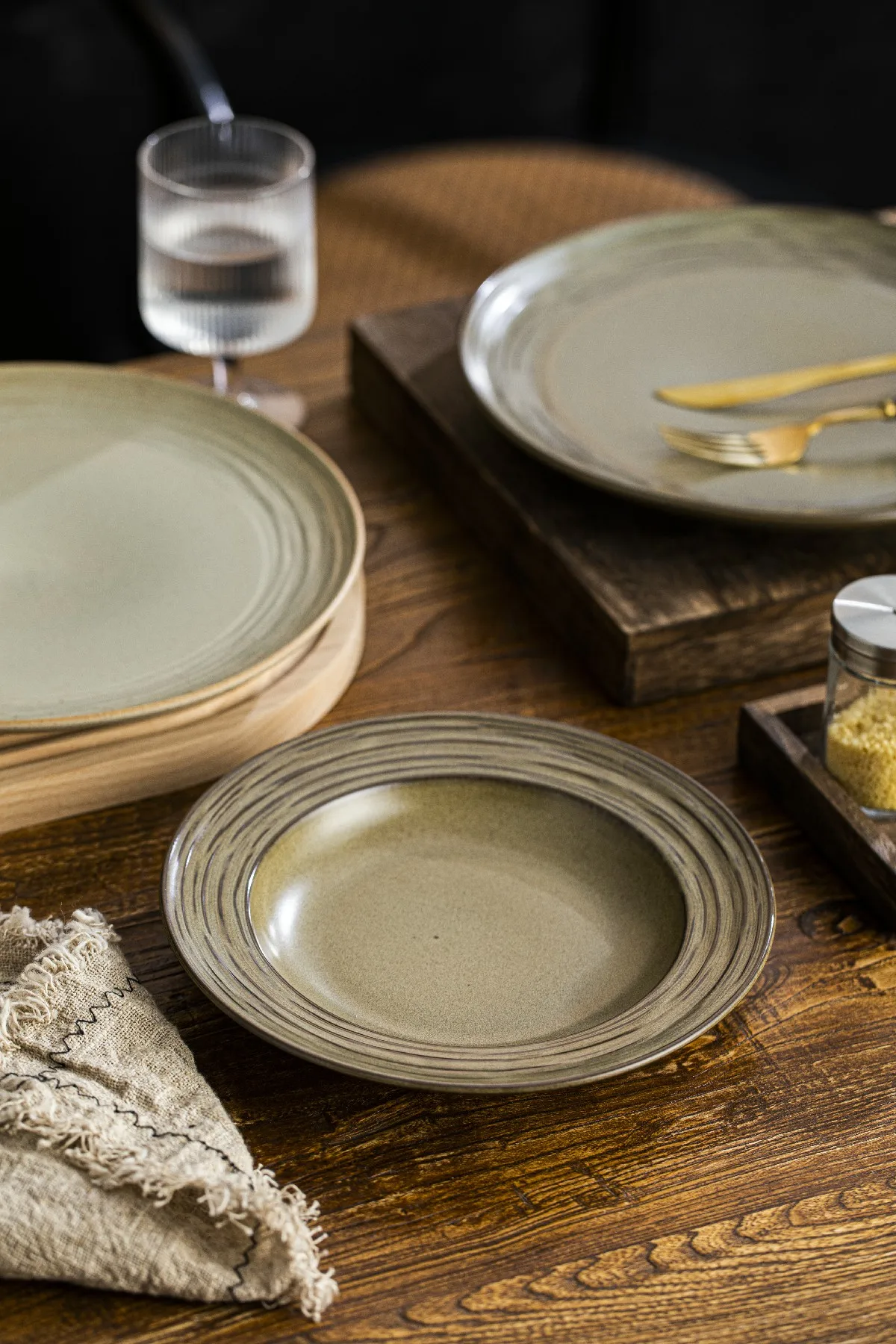 The Latest Design Restaurant Dinner Set Sushi Plates Ceramic Dinnerware ...