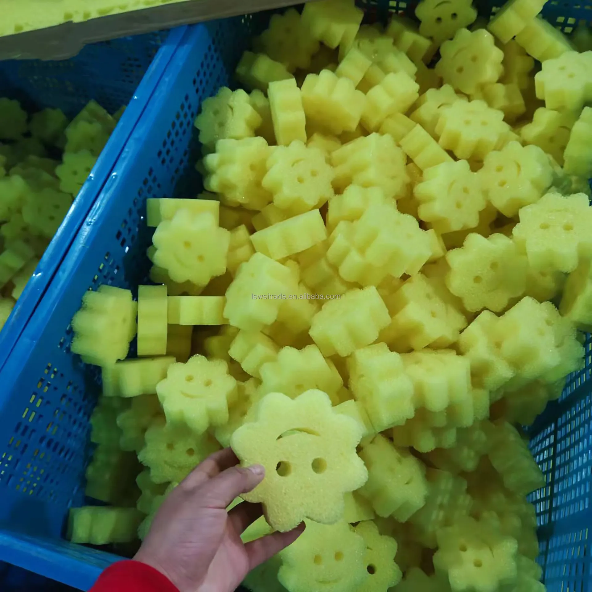 Smile Sponge - Happy Face Dish Scrub for Kitchen Cleaning